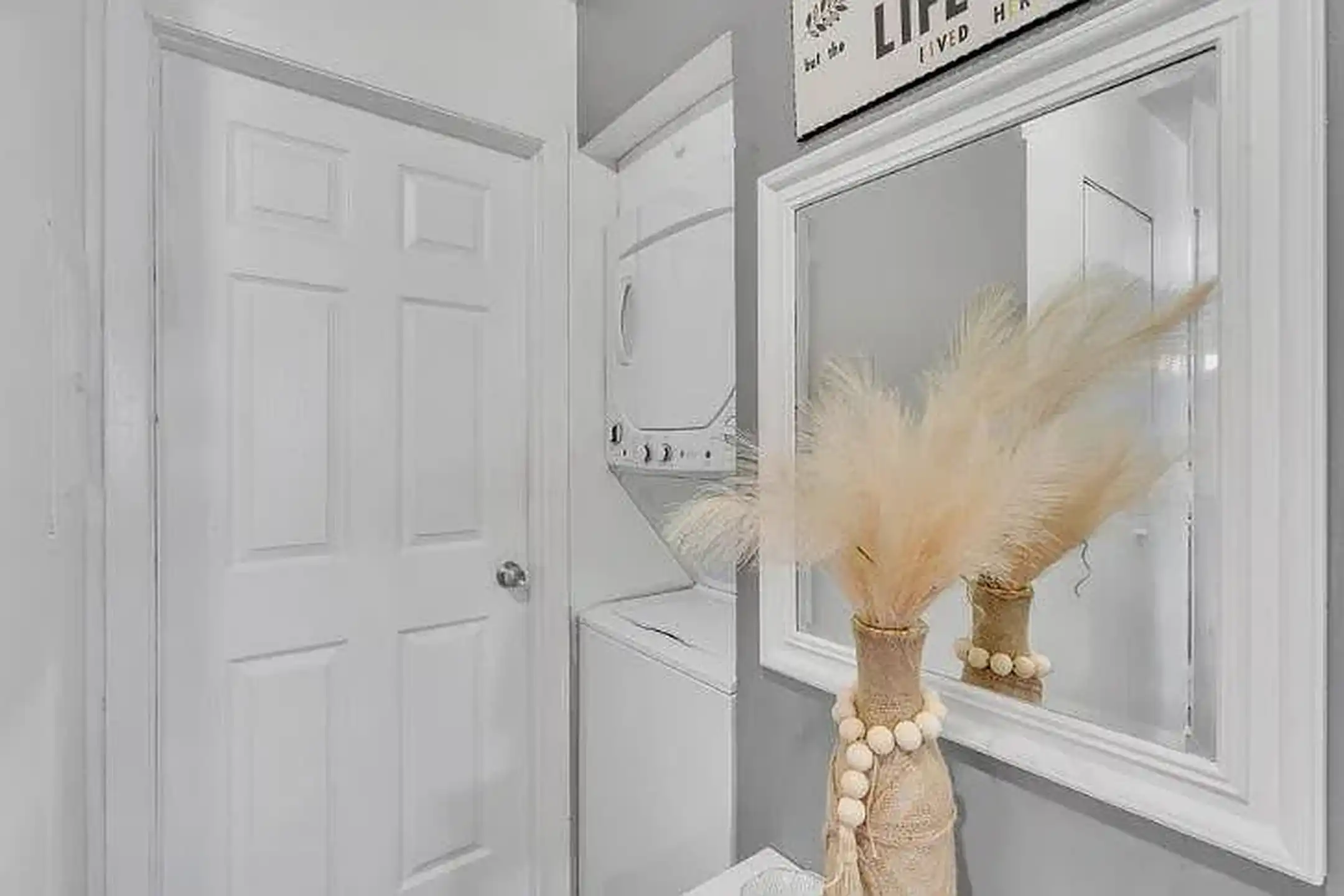Lakeview Place - Brick, NJ 08723 | ApartmentGuide.com
