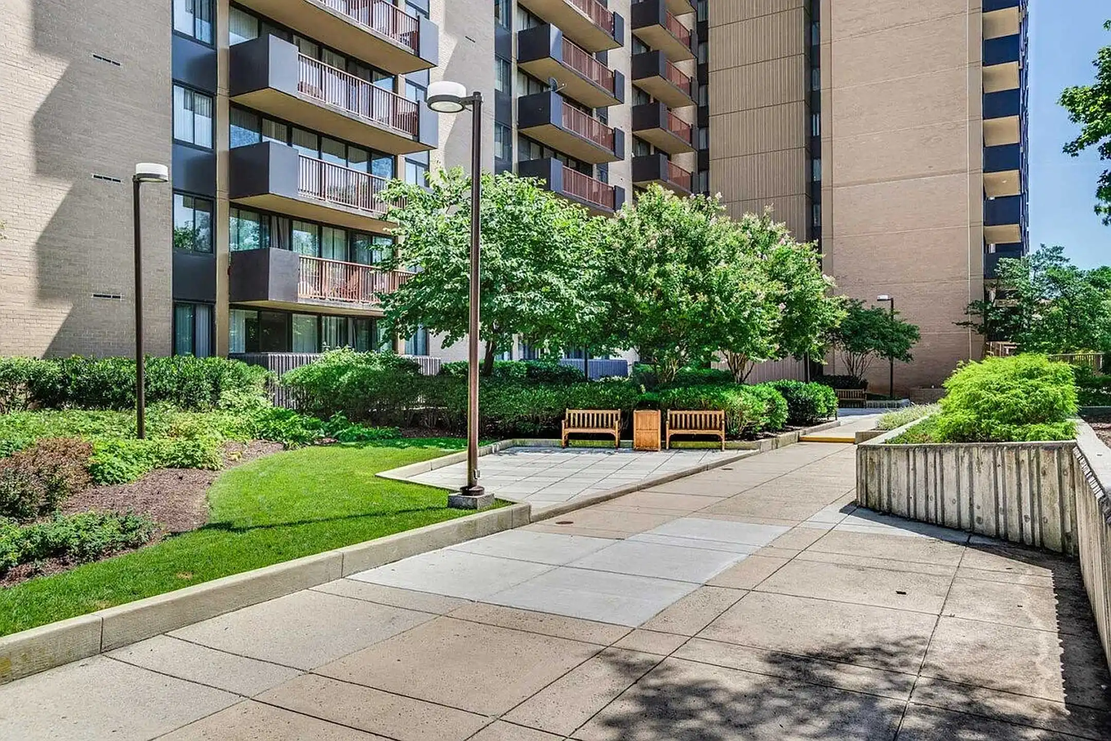 Excelsior Tower - Alexandria, VA 22312 | ApartmentGuide.com