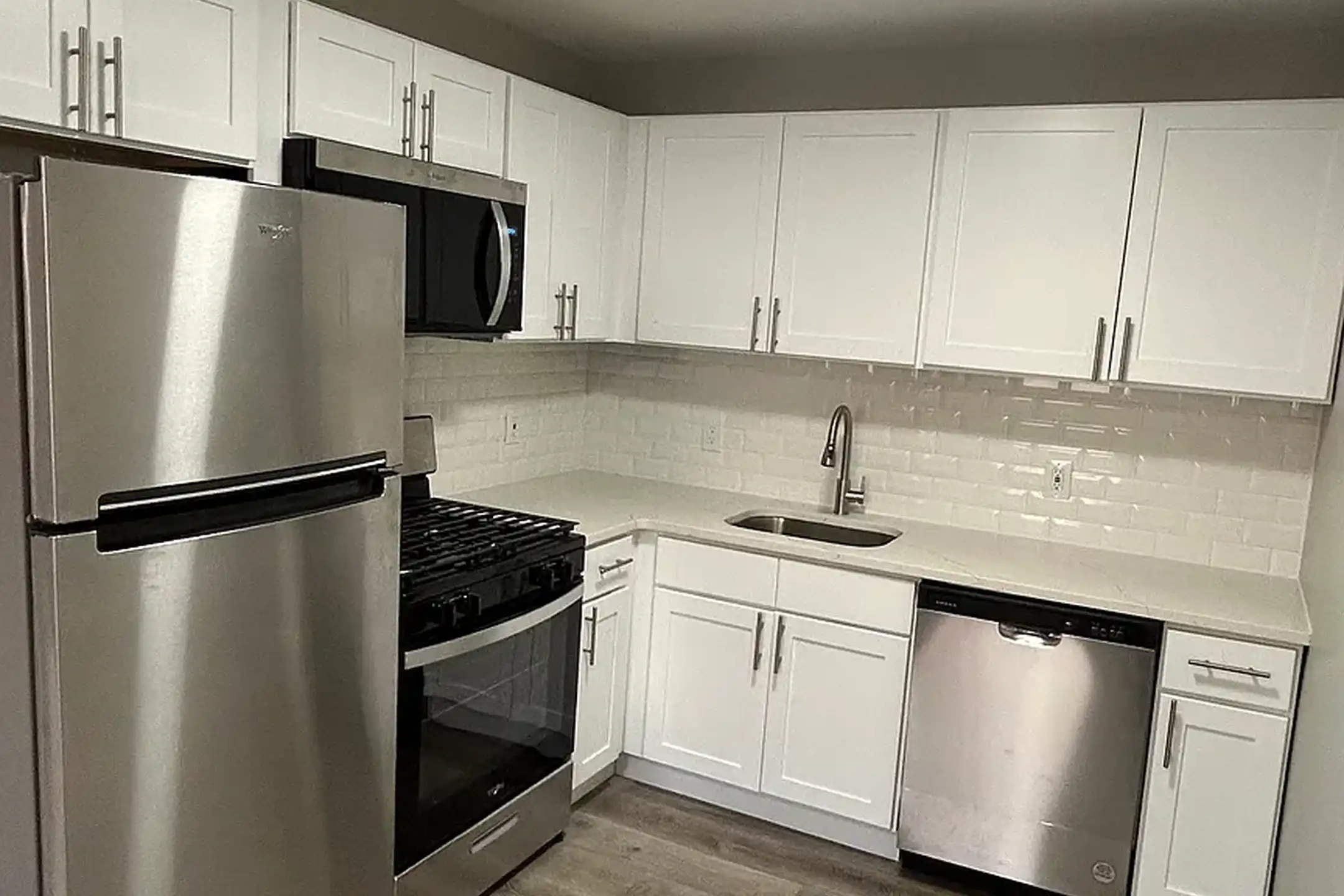 Austin Manor Apartments - Philadelphia, PA 19111 | ApartmentGuide.com