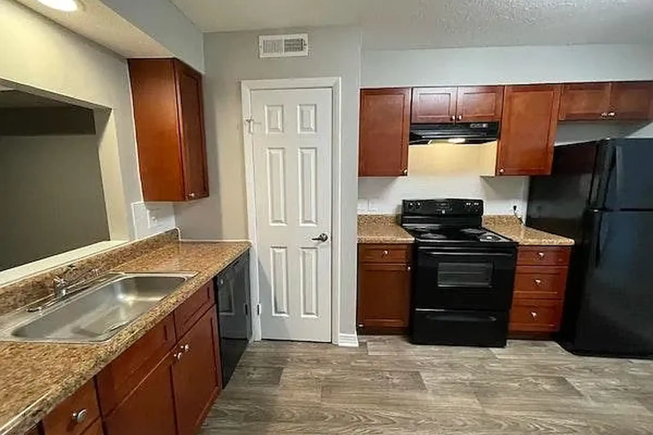 Nova Ridge Apartments - Charlotte, NC 28208 | ApartmentGuide.com