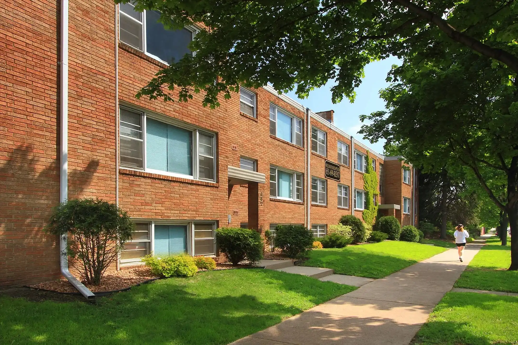 Snelling Avenue Apartments - Saint Paul, MN 55105 | ApartmentGuide.com