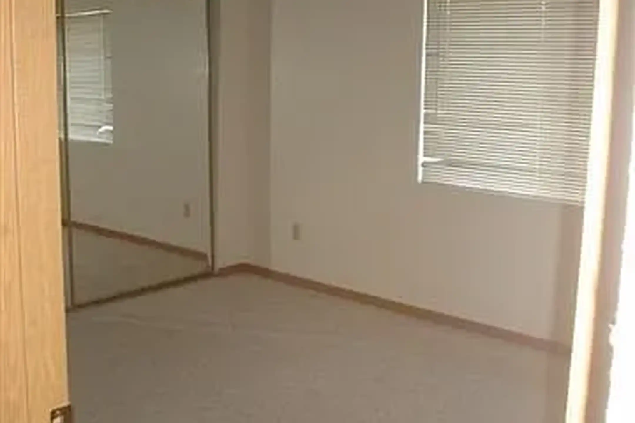 Adams Trail - Racine, WI 53405 | ApartmentGuide.com