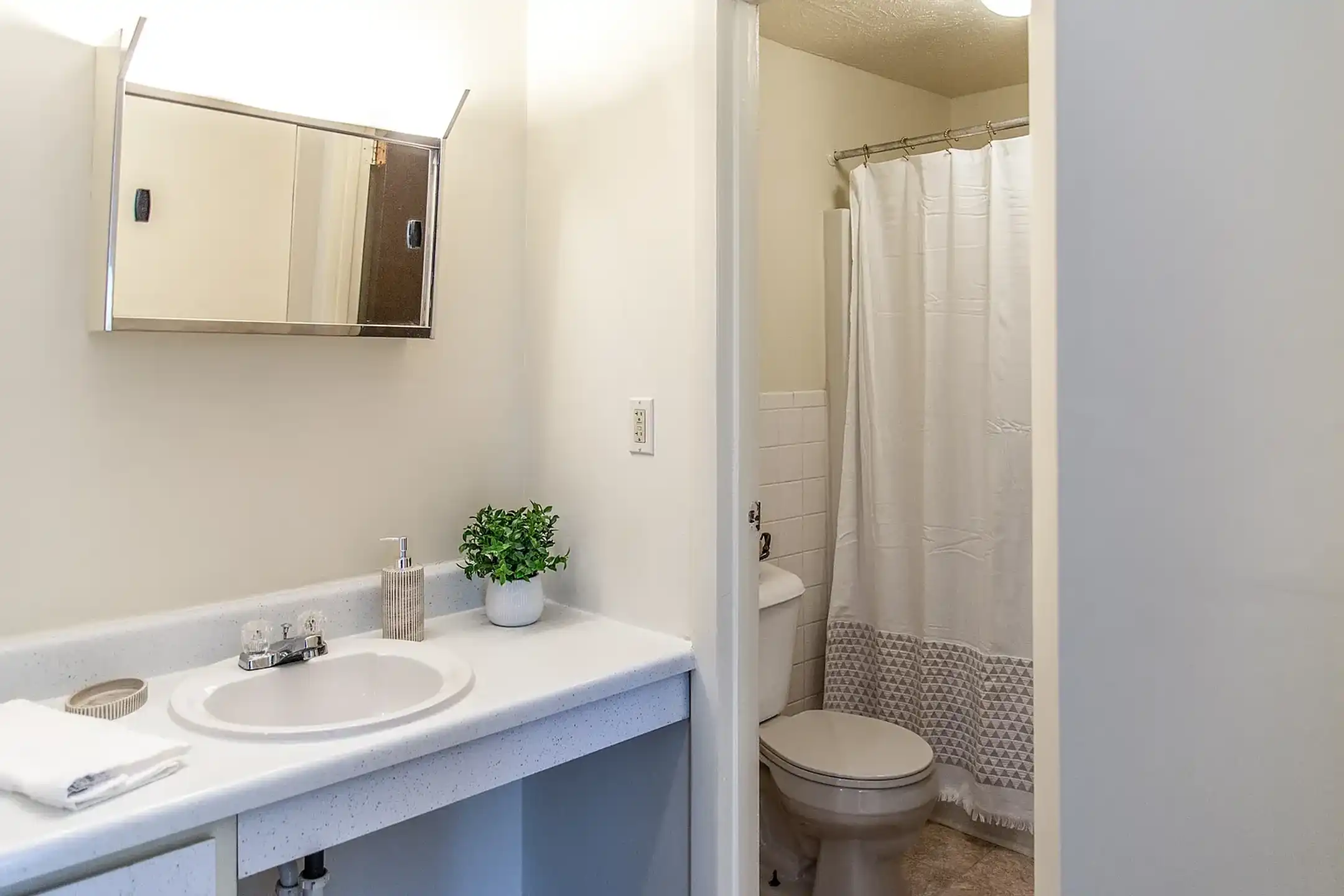 Chili Commons - North Chili, NY 14514 | ApartmentGuide.com