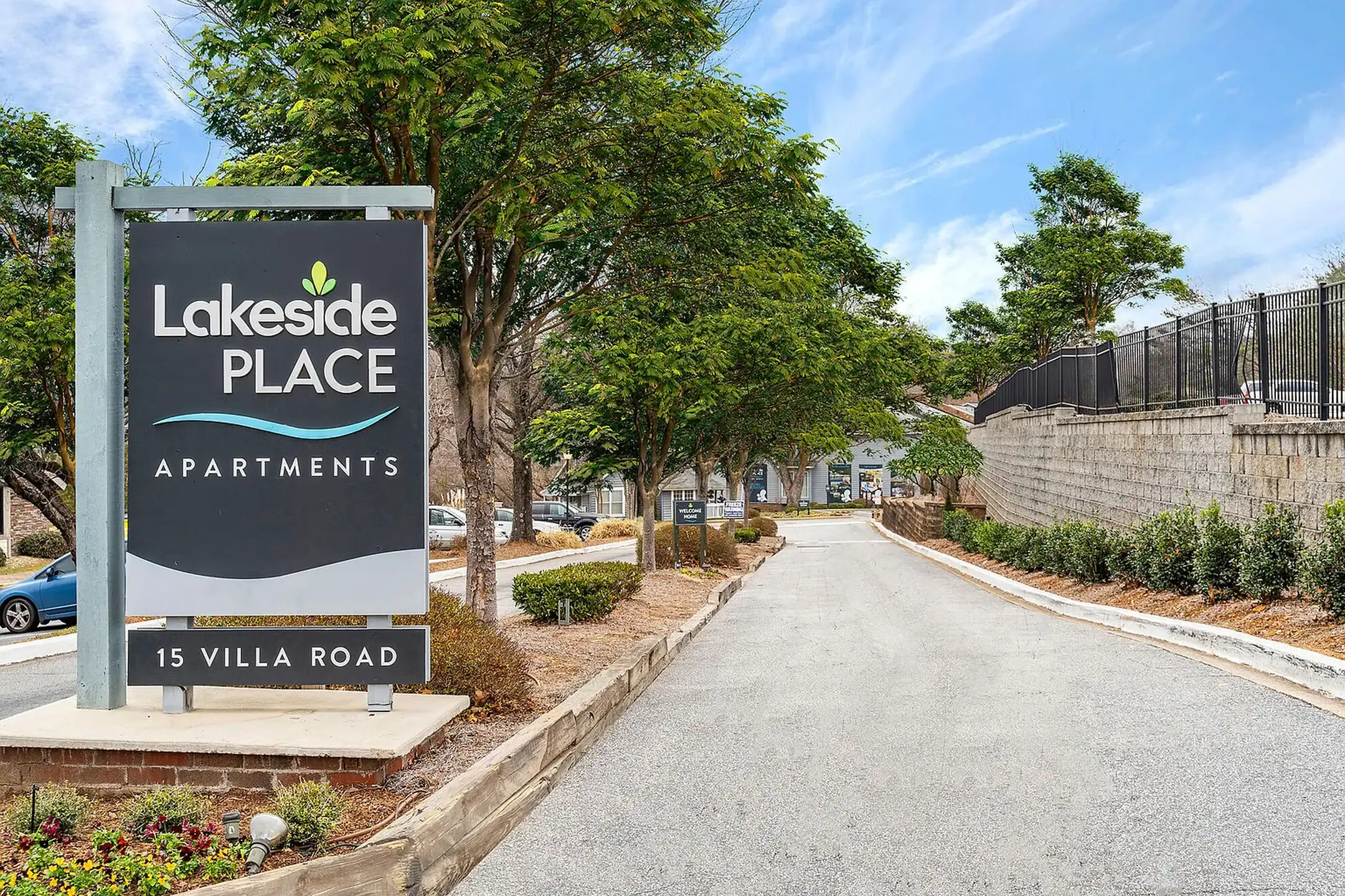 Lakeside Place - Greenville, SC 29615 | ApartmentGuide.com