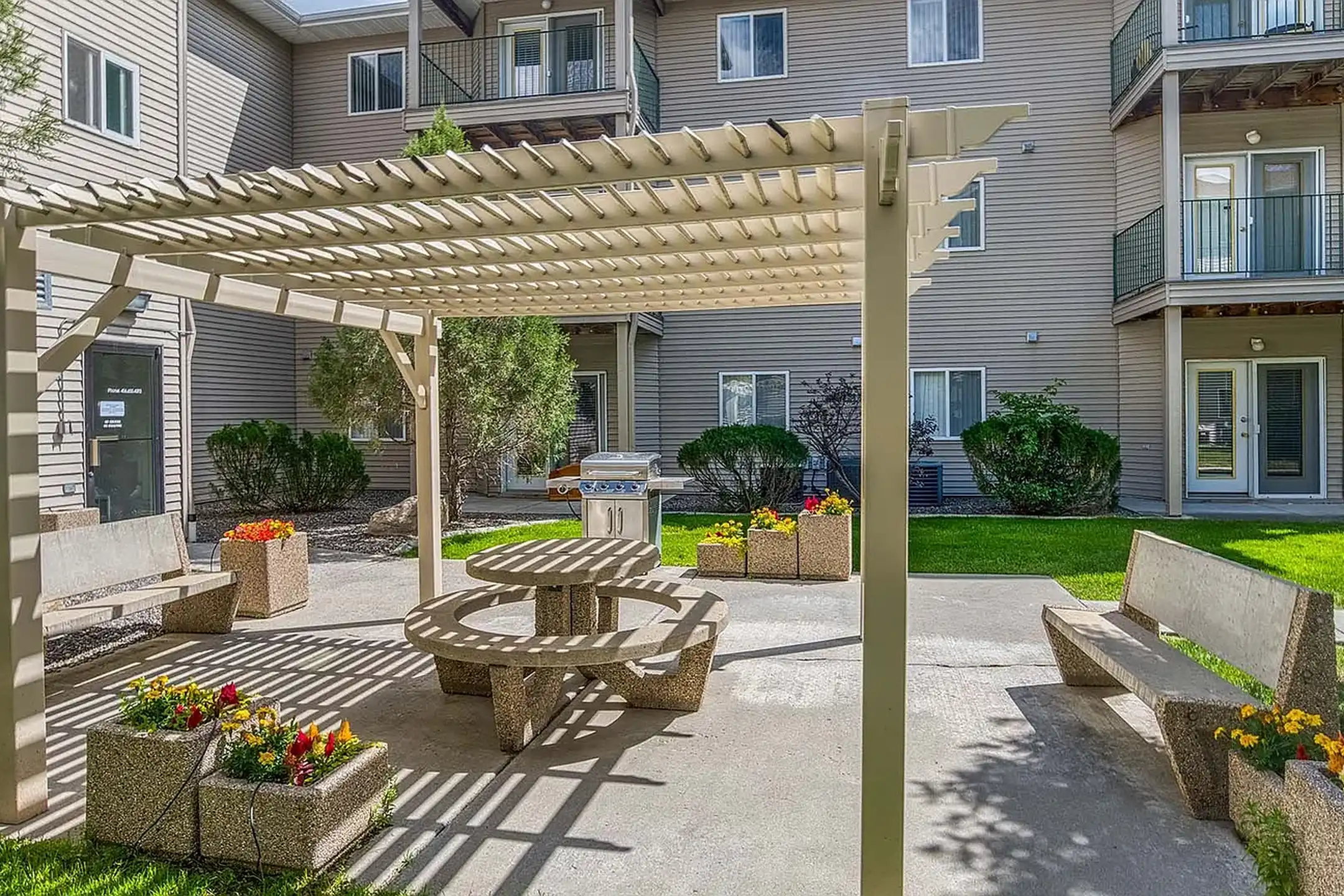 Country Meadows Apartment Homes - Billings, MT 59102 | ApartmentGuide.com