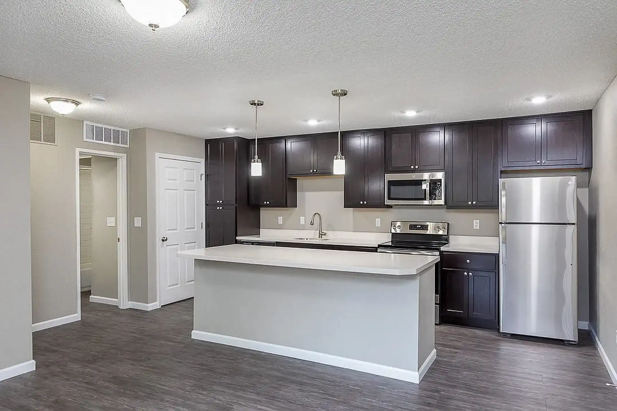 Springhill Apartments - Overland Park, KS 66213 | ApartmentGuide.com