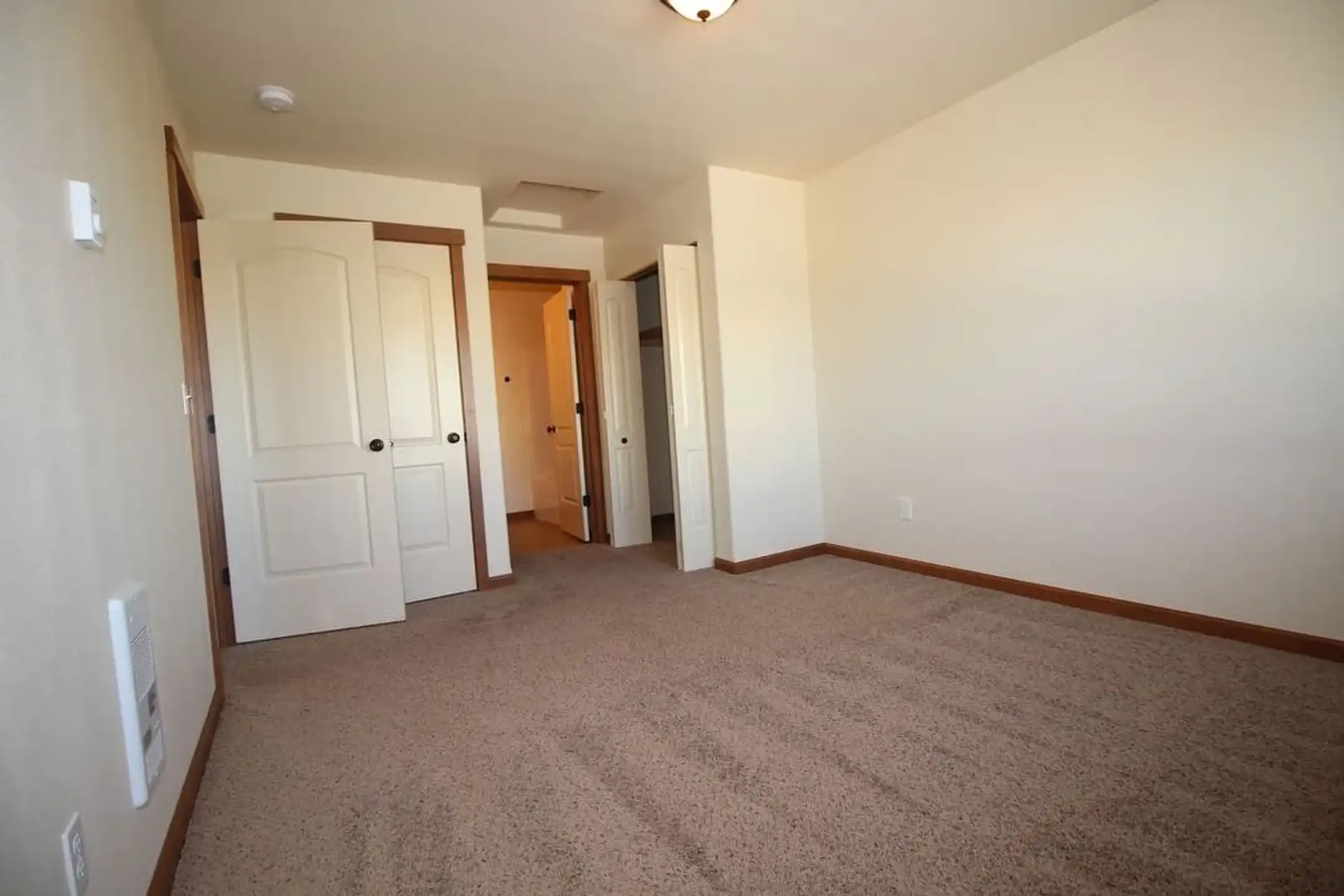 3801 Crossing St SW - Minot, ND 58701 | ApartmentGuide.com
