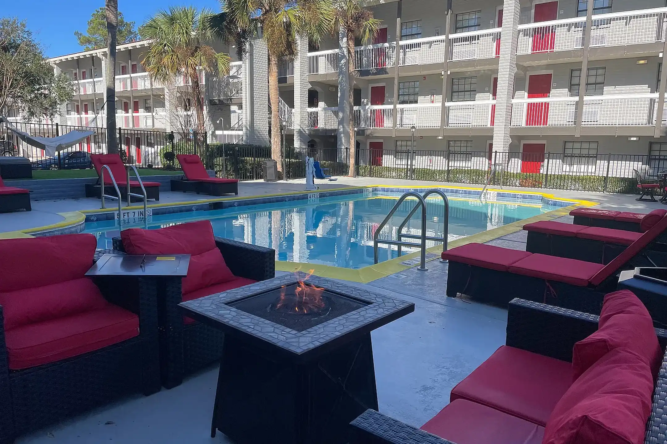 Monarch Luxury Studio Apartments - Tallahassee, FL 32301 ...