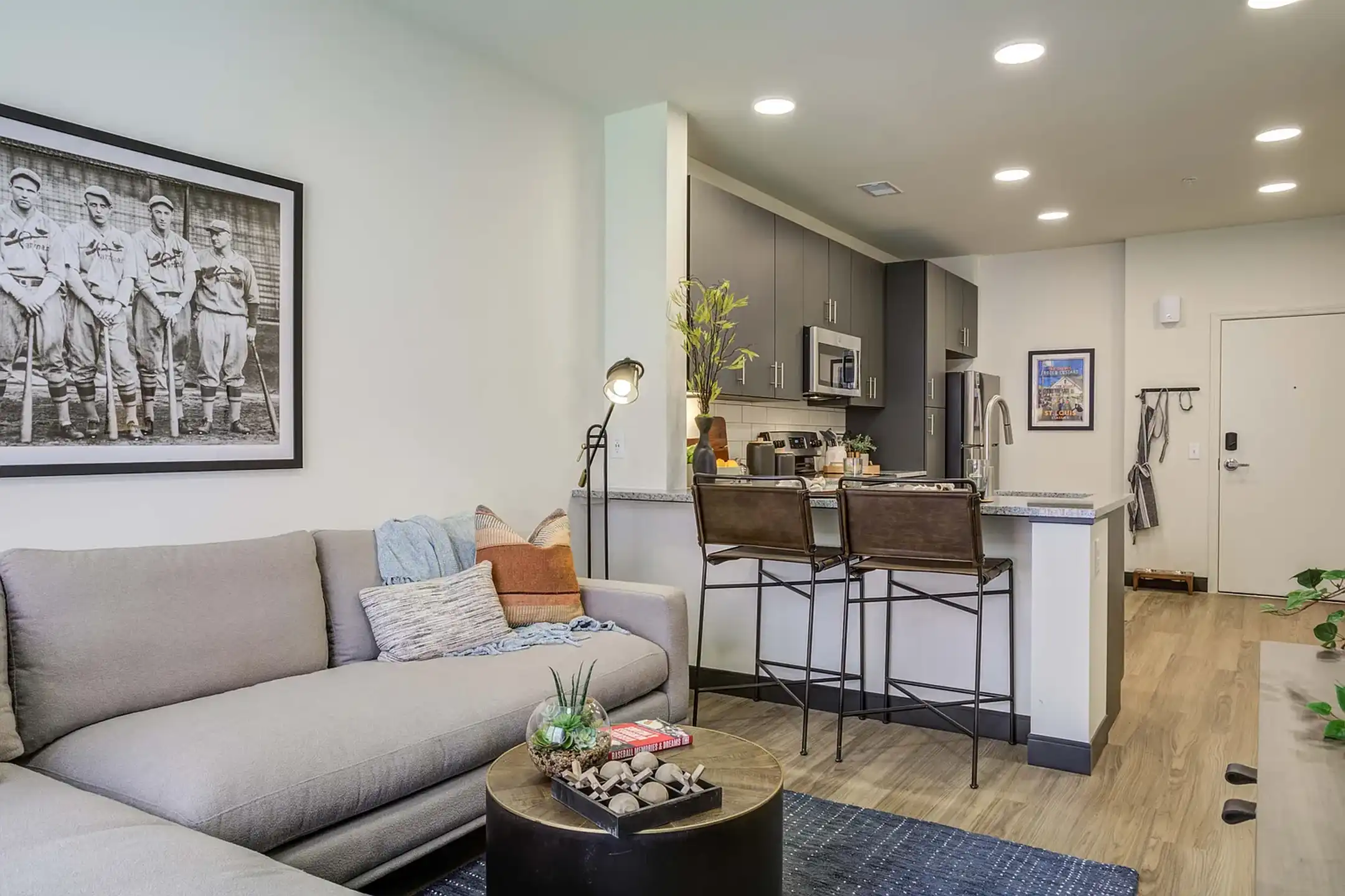 11th & Spruce - Saint Louis, MO 63102 | ApartmentGuide.com