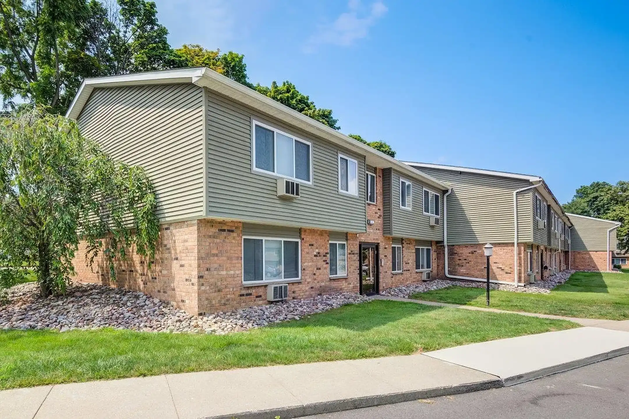 Lake Vista Apartment Homes - Rochester, NY 14612 | ApartmentGuide.com