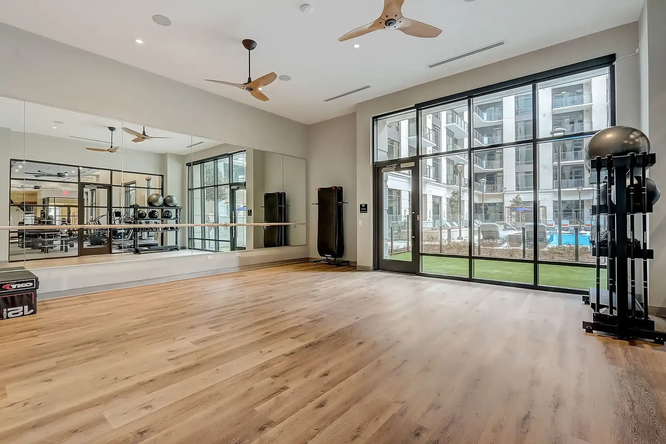 99 West Paces - Atlanta, GA 30305 | ApartmentGuide.com