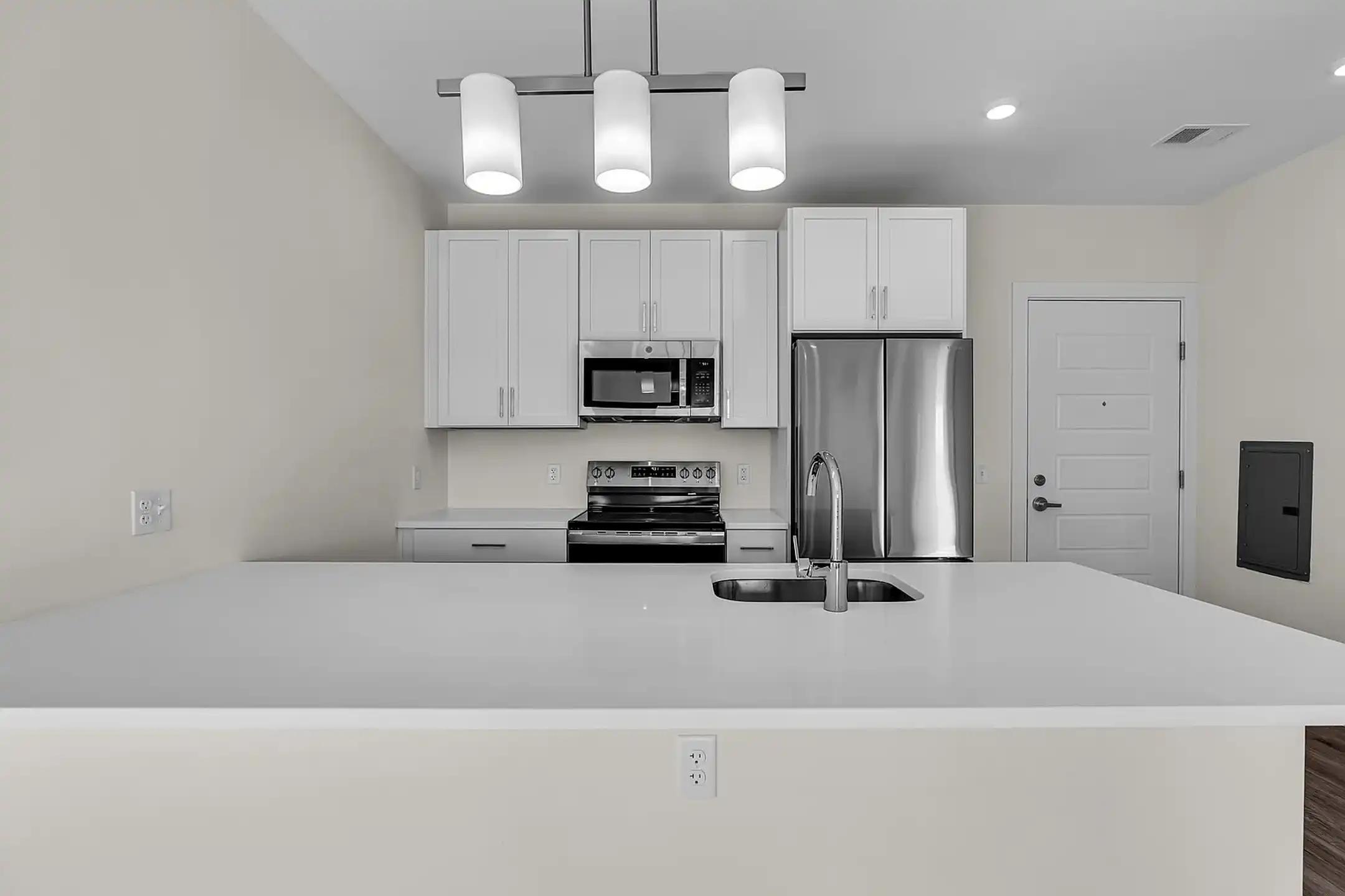 19 Carr - Keansburg, NJ 07734 | ApartmentGuide.com