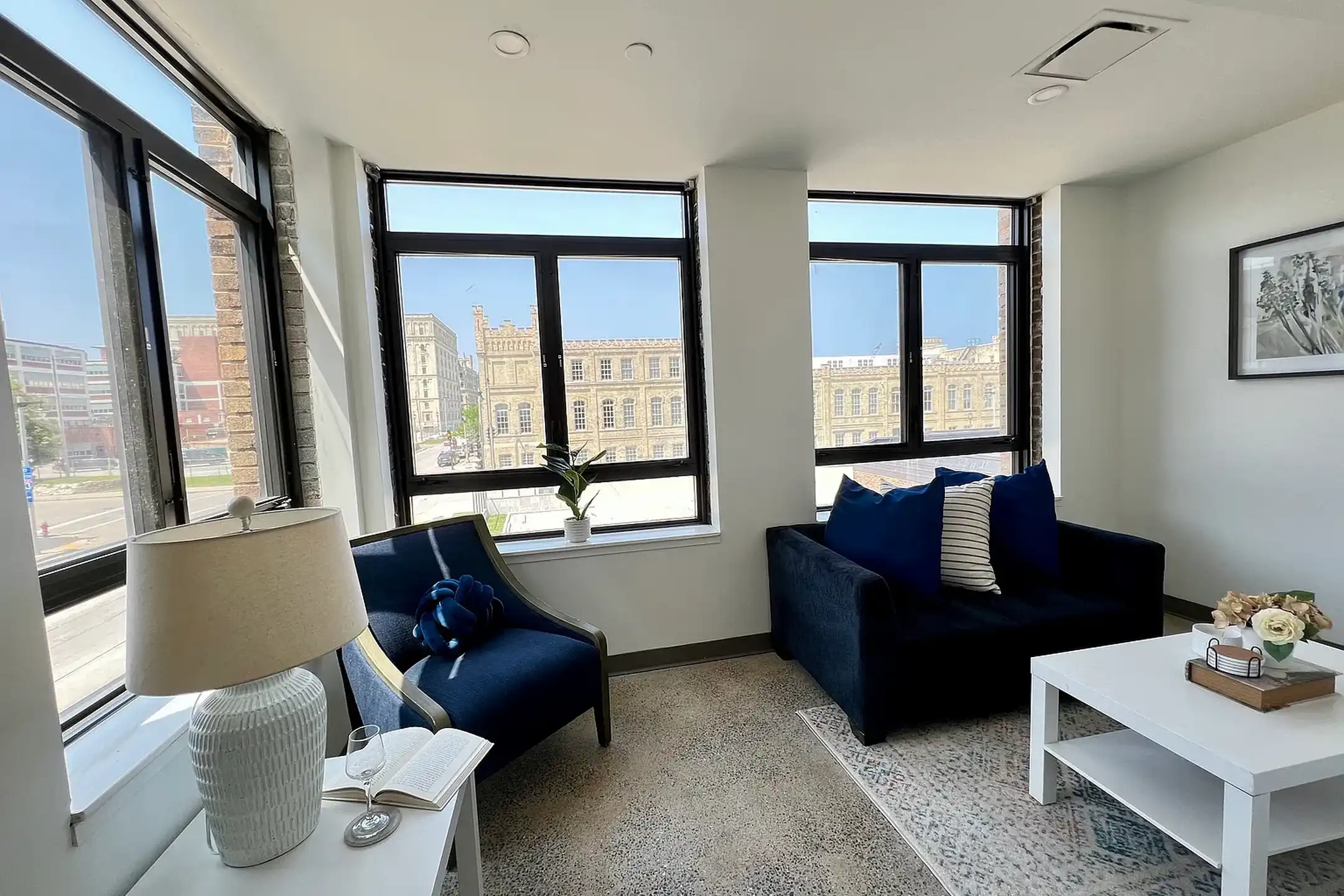 Historic 10th Street Residences - Milwaukee, WI 53233 | ApartmentGuide.com