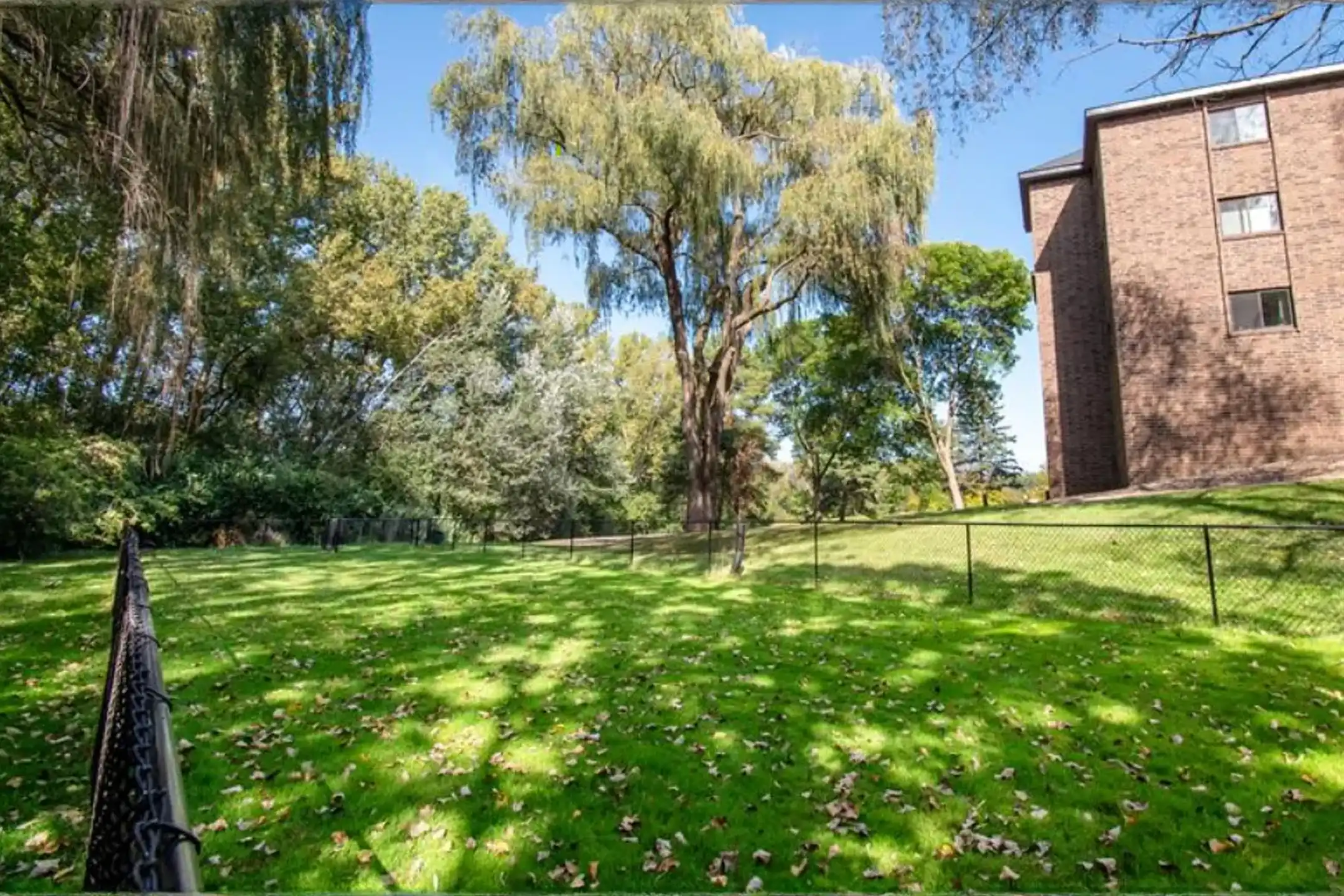 Poplar Bridge - Bloomington, MN 55437 | ApartmentGuide.com