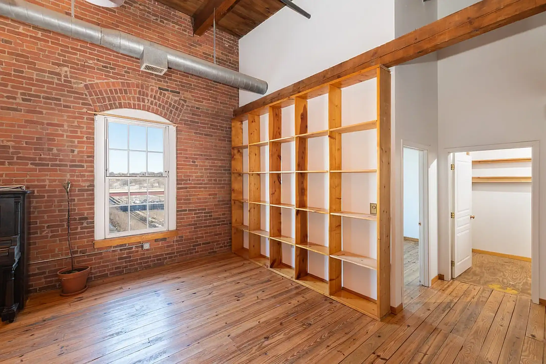 Tilsner Artist Lofts - Saint Paul, MN 55101 | ApartmentGuide.com