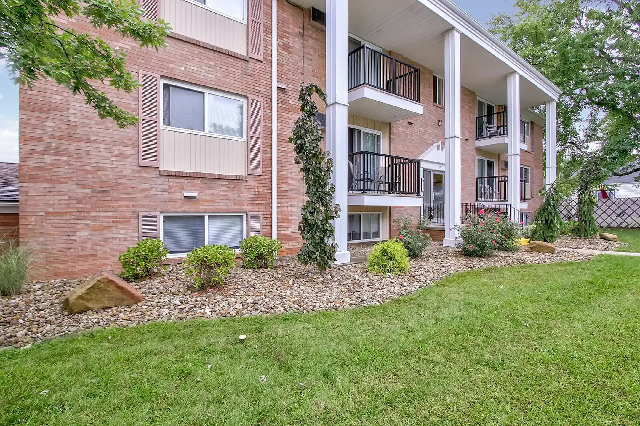 Westview Heights - Hubbard, OH 44425 | ApartmentGuide.com