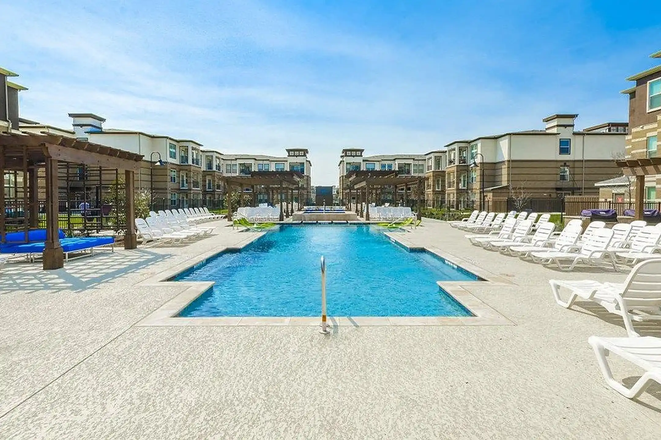 McKinney Square Apartments - McKinney, TX 75070 | ApartmentGuide.com