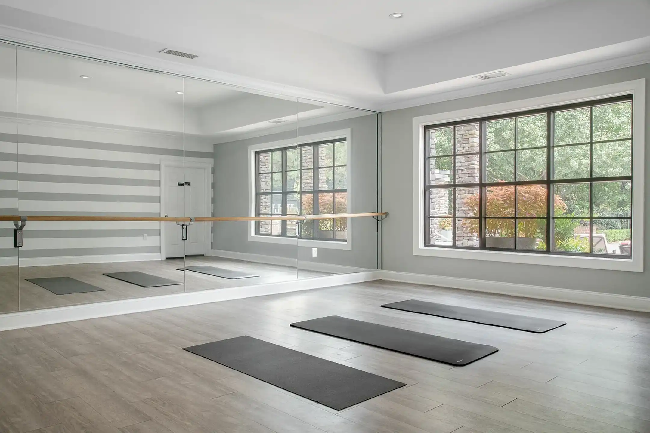 The Hartley - Atlanta, GA 30346 | ApartmentGuide.com