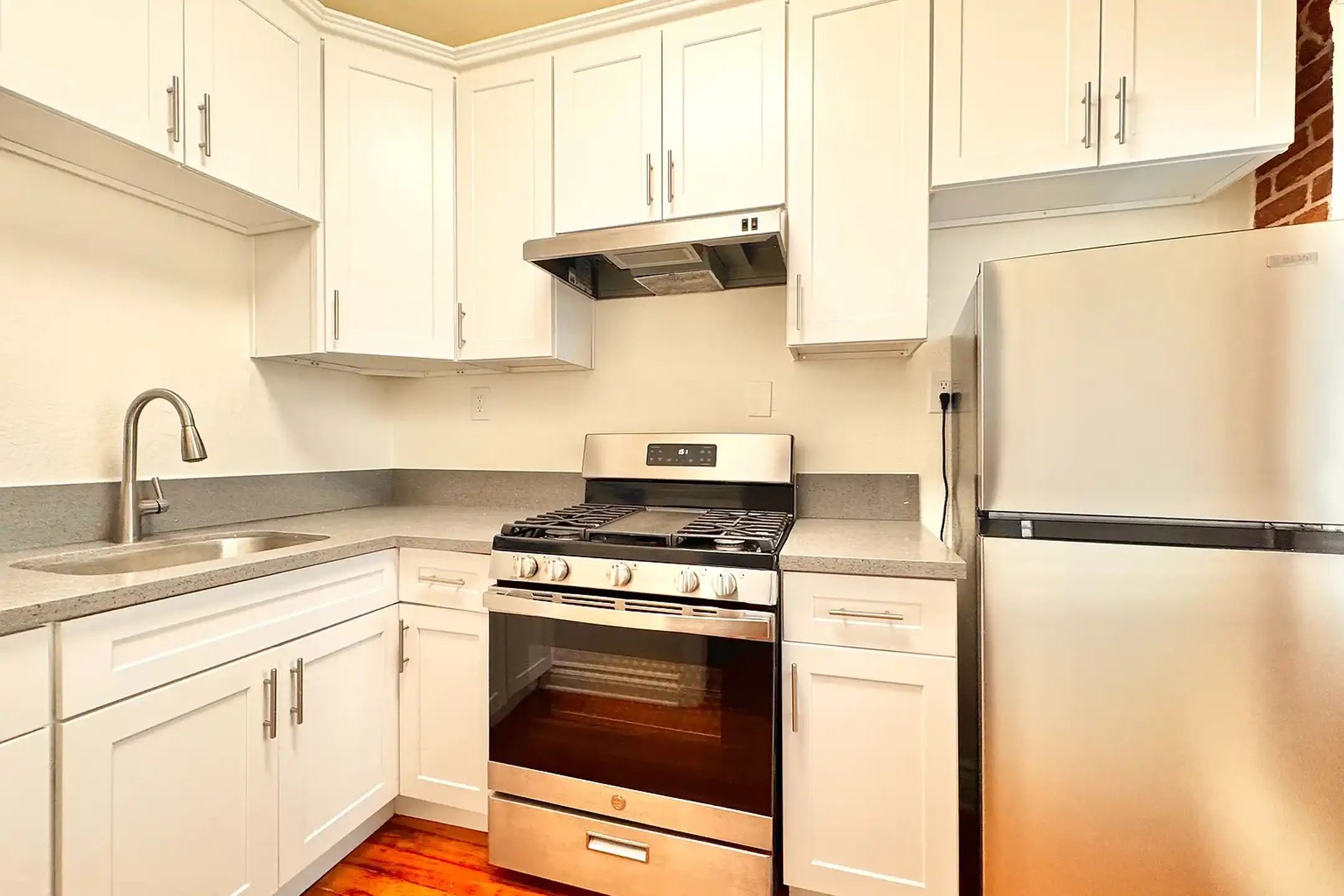 447 S Rampart Blvd Property - Los Angeles, CA 90057 | ApartmentGuide.com