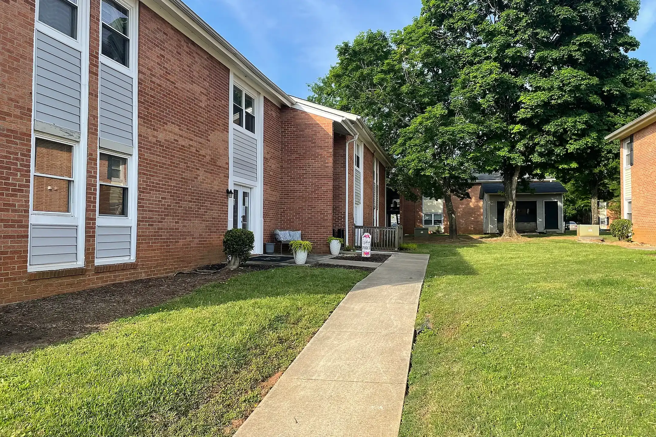 East Ridge Apartments - Spartanburg, SC 29307 | ApartmentGuide.com