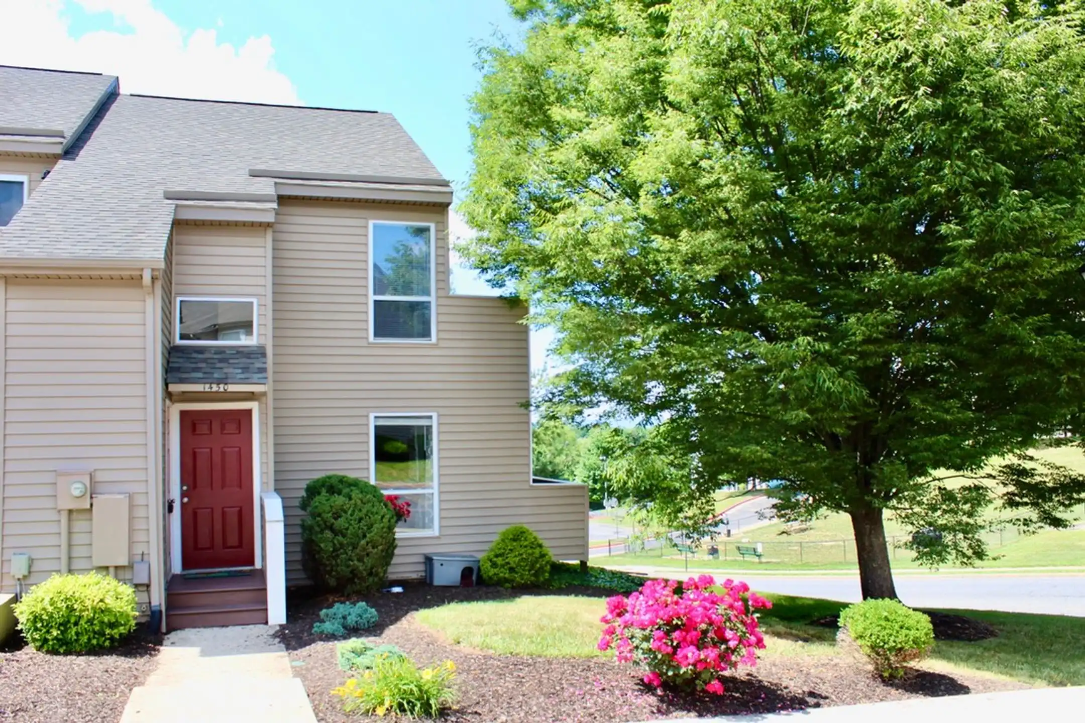 1450 Bradley Dr - Harrisonburg, VA 22801 | ApartmentGuide.com