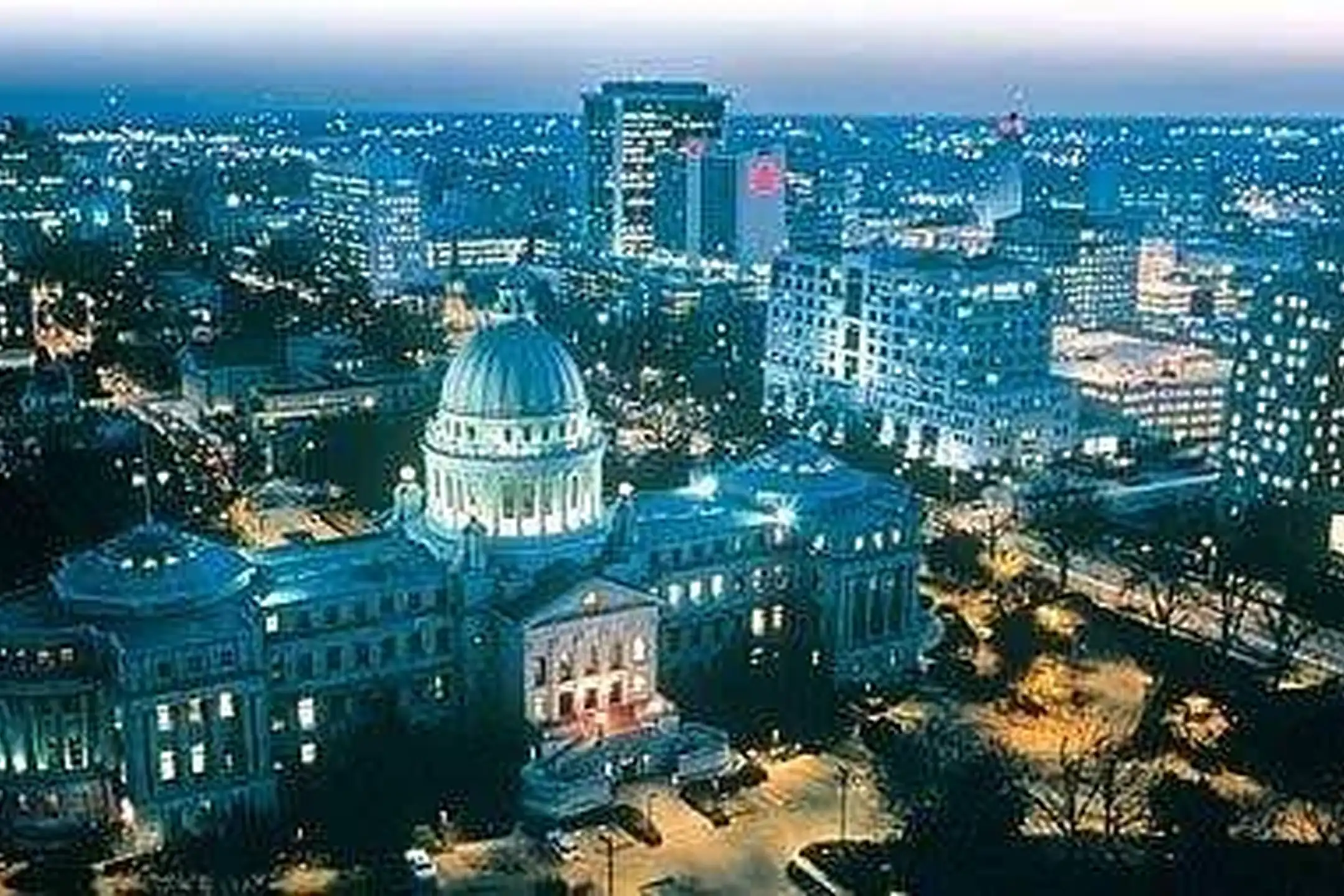 Sterling Towers - Jackson, MS 39201 | ApartmentGuide.com