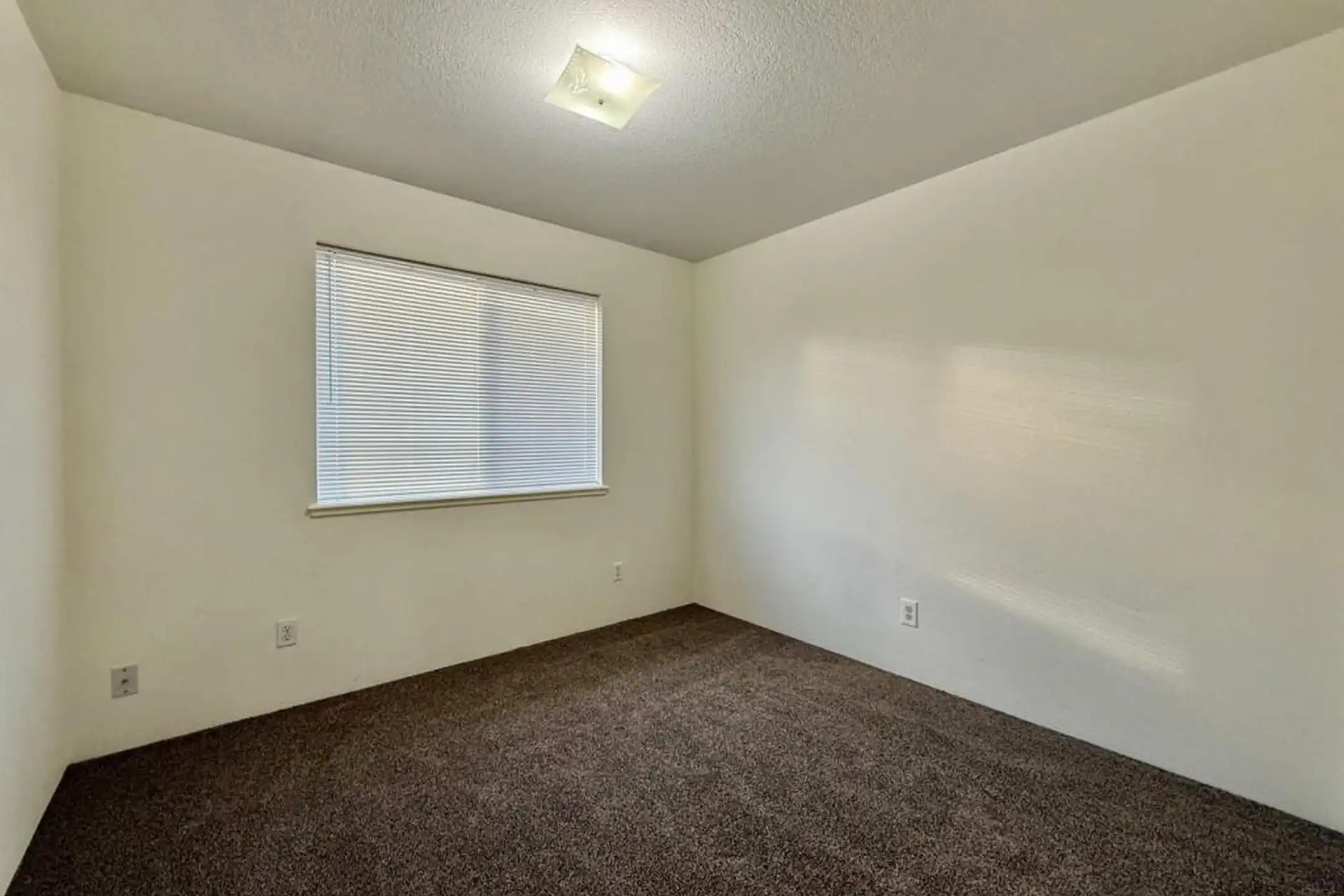 34 Lewis Ave unit # 3 - Medford, OR 97501 | ApartmentGuide.com