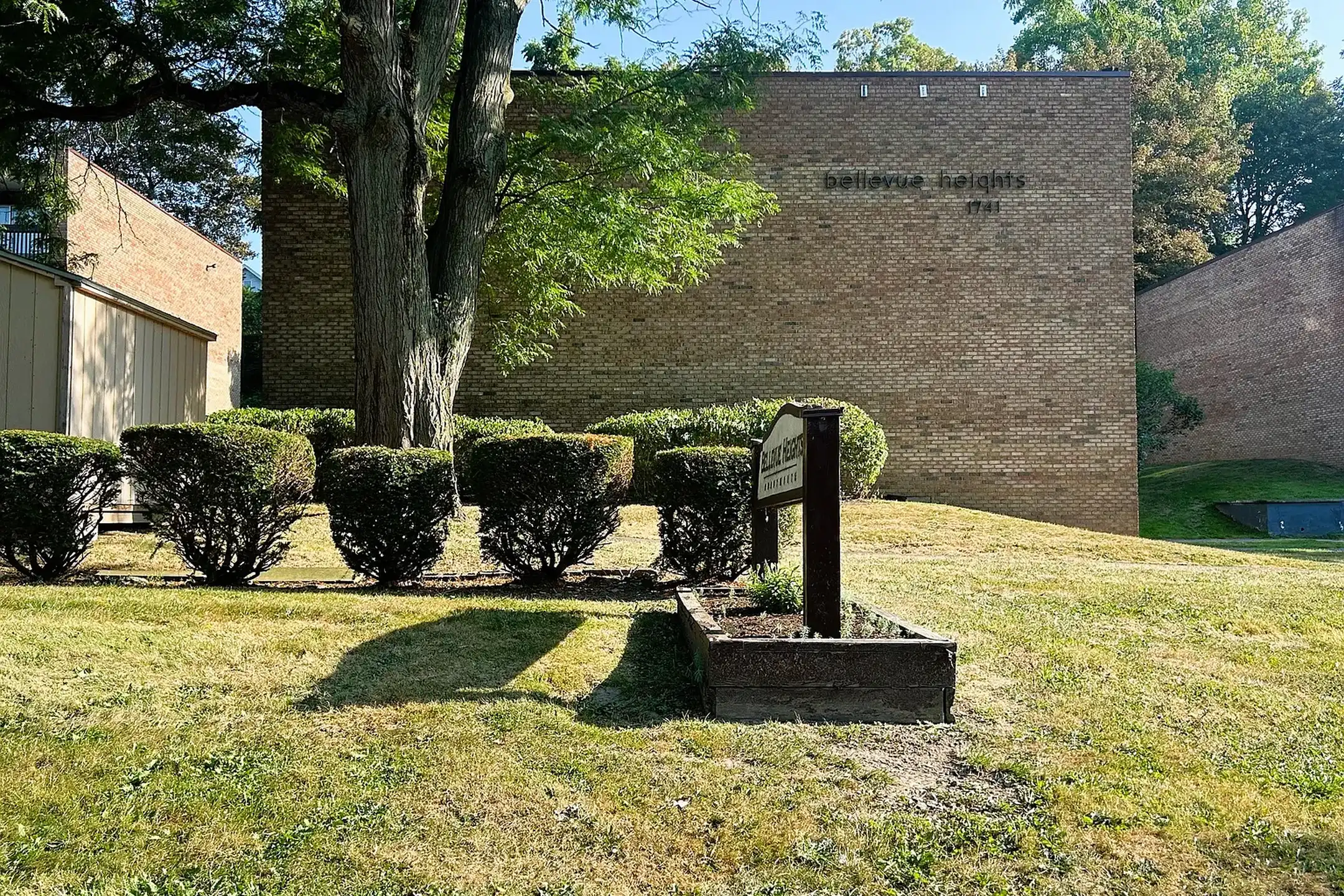 Burnet Park Apartments - Syracuse, NY 13204 | ApartmentGuide.com