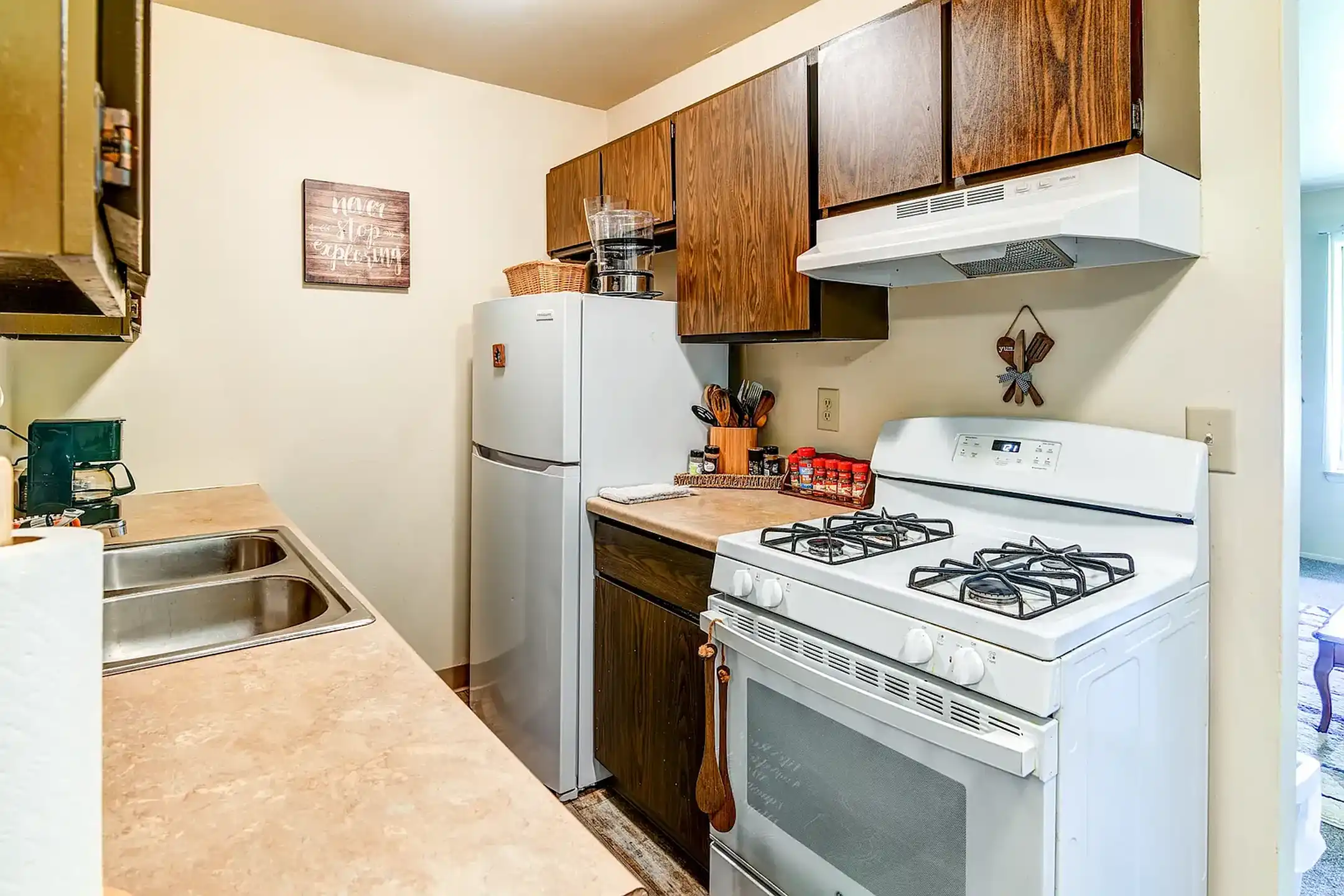 Arbor Park Apartments - Wyoming, MI 49548 | ApartmentGuide.com