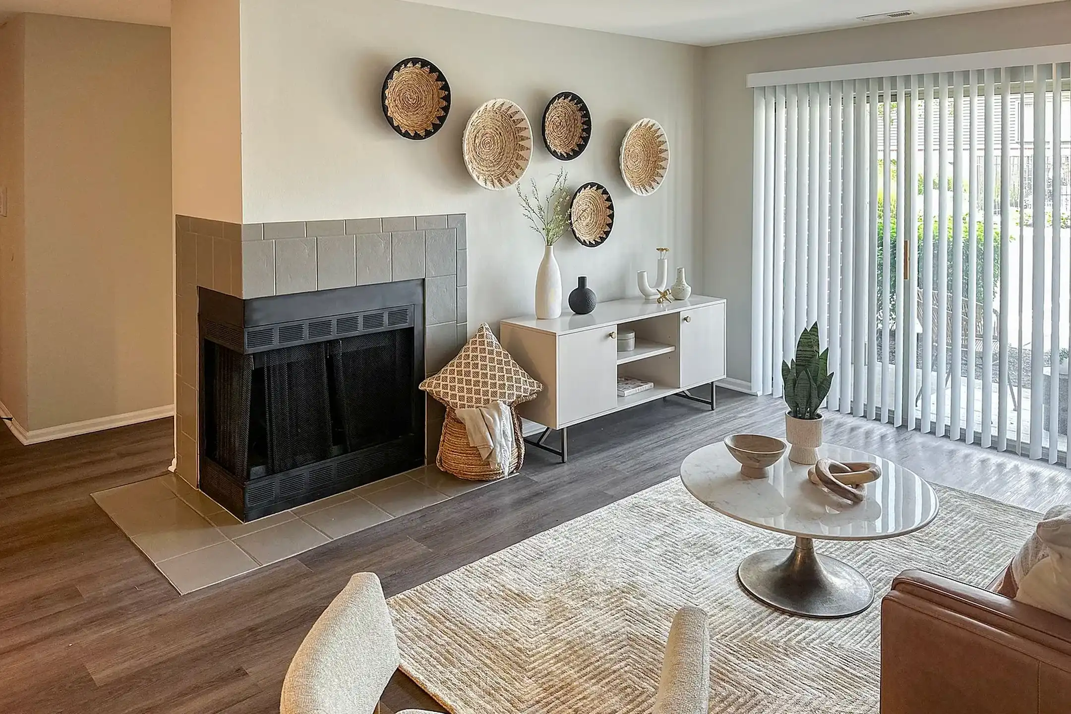 Green Trails Apartments - Lisle, IL 60532 | ApartmentGuide.com