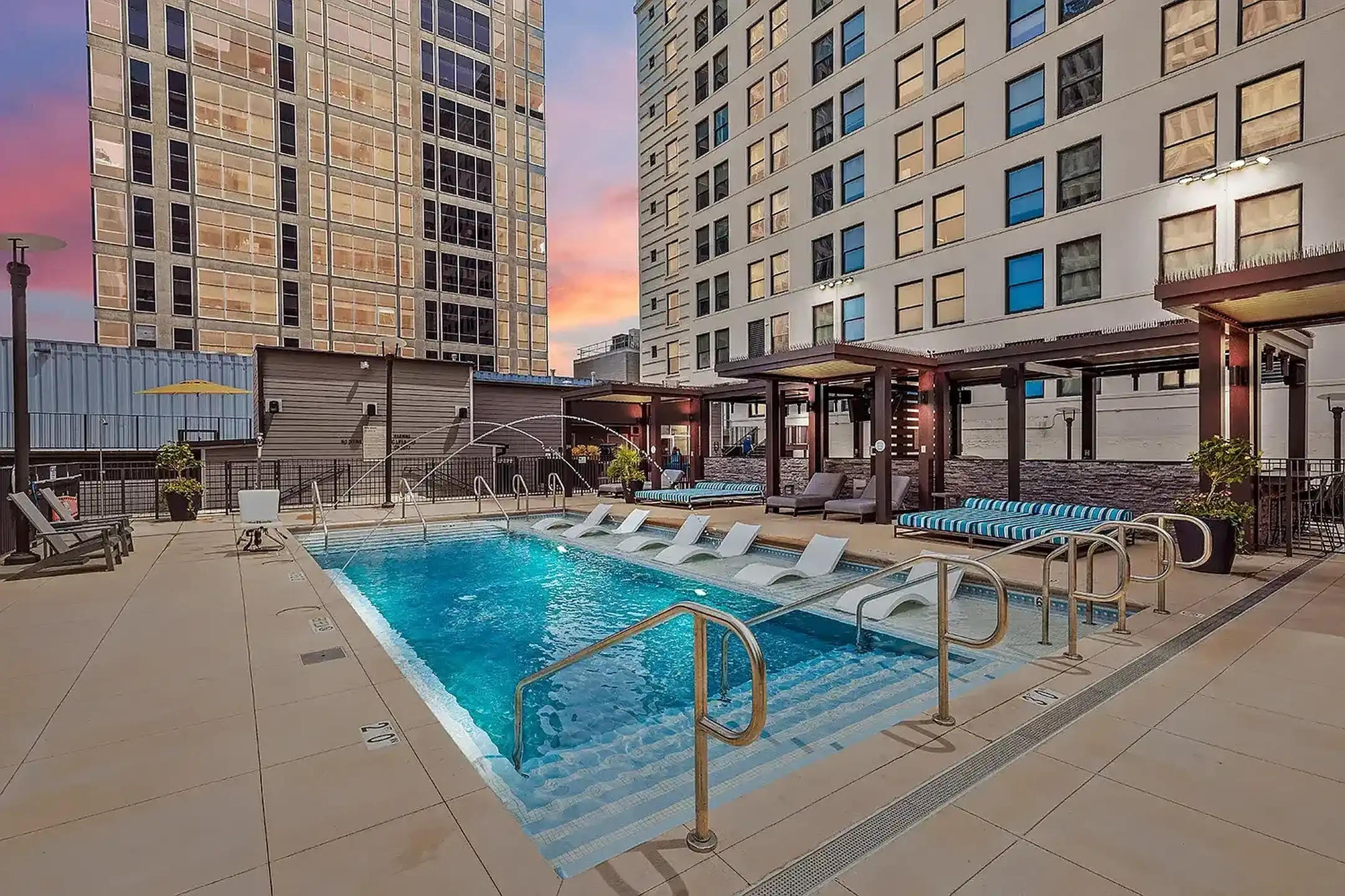 Commerce Tower - Kansas City, MO 64105 | ApartmentGuide.com