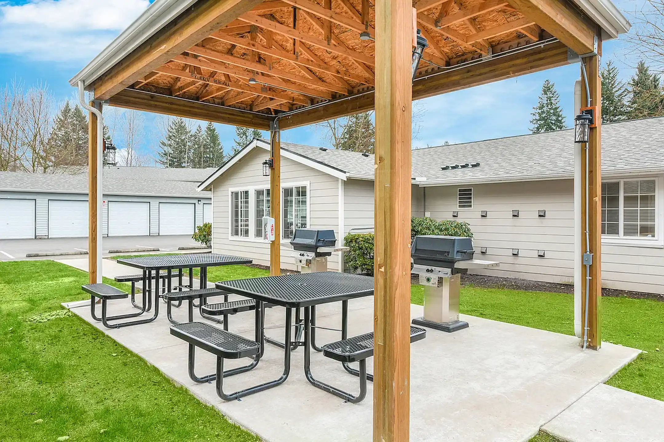 Maple Crossing - Maple Valley, WA 98038 | ApartmentGuide.com