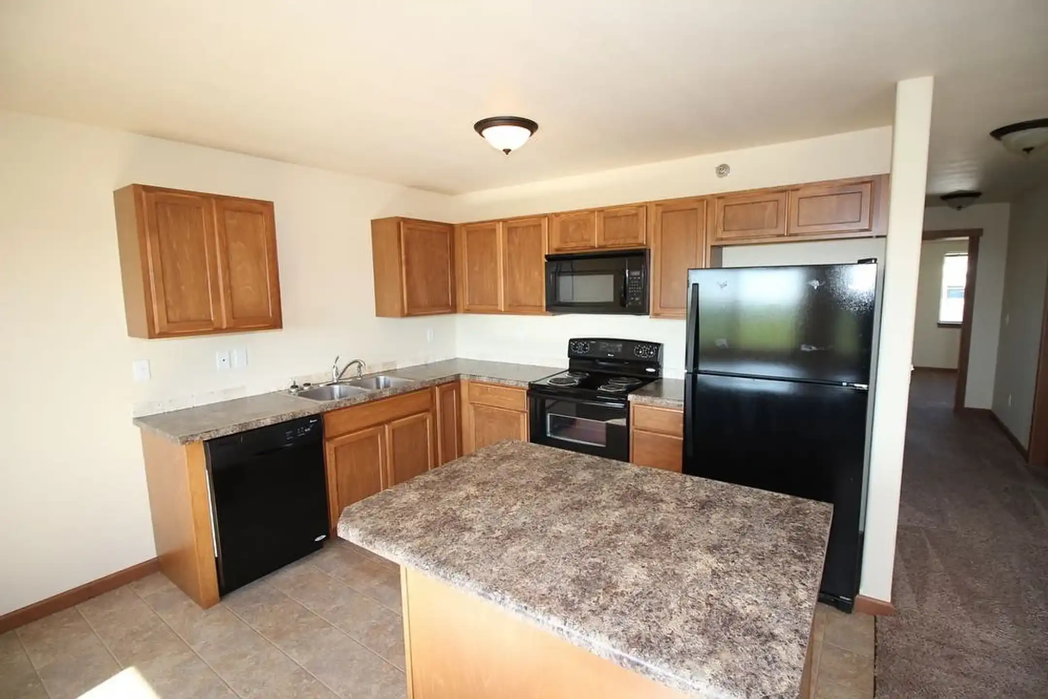 3801 Crossing St SW - Minot, ND 58701 | ApartmentGuide.com