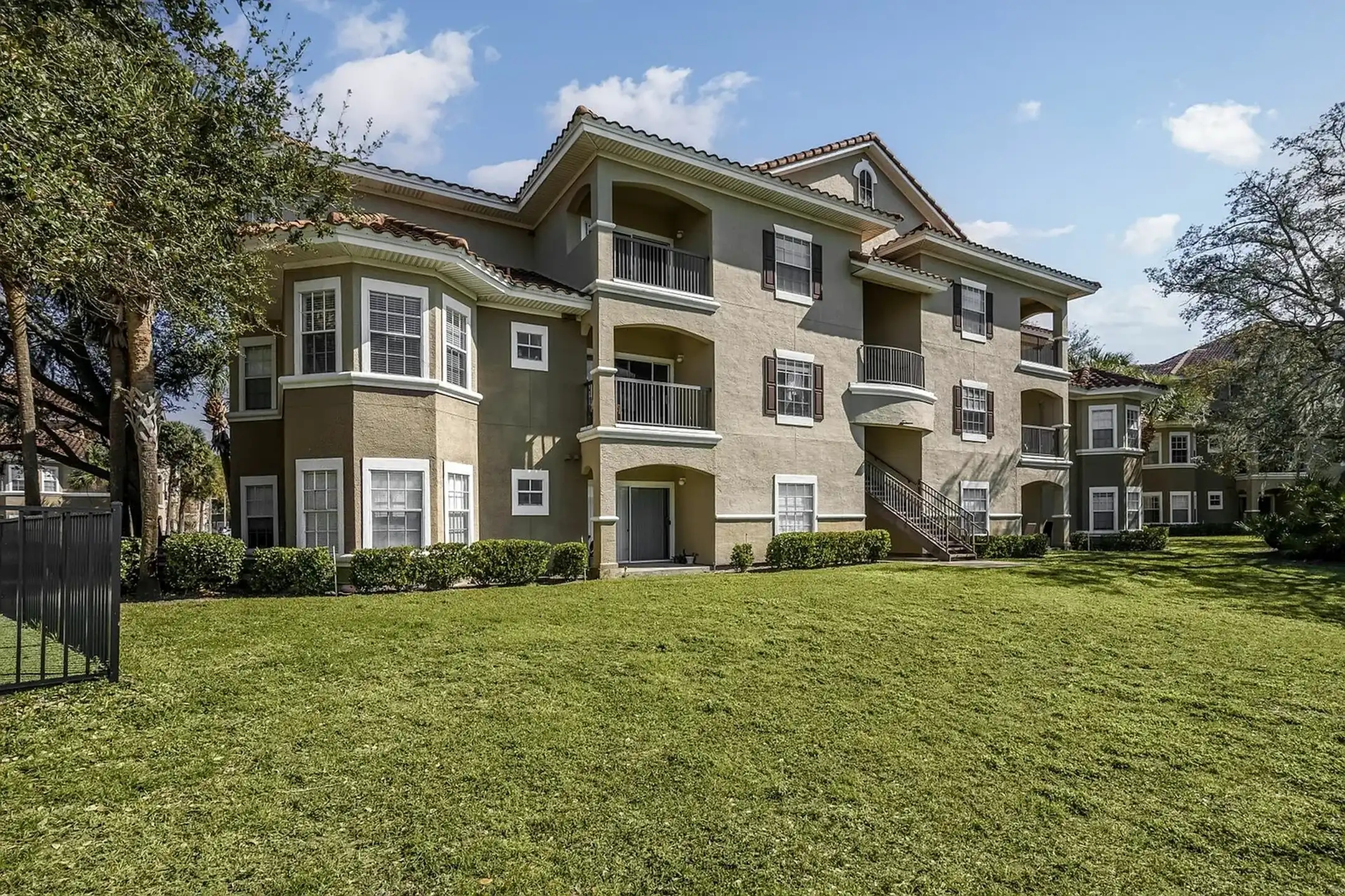 Lakeview Oaks - Tampa, FL 33613 | ApartmentGuide.com