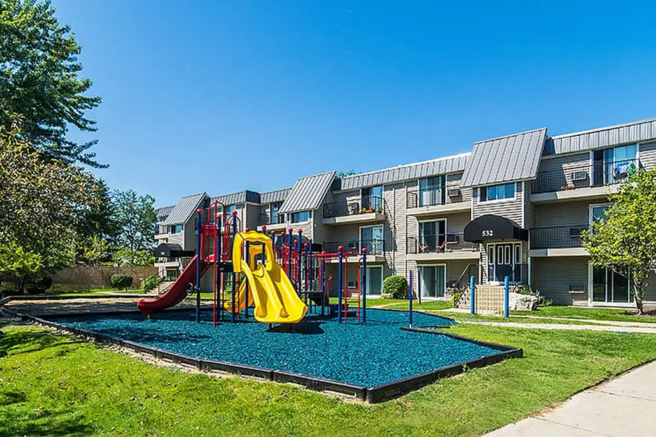 The Lakes at Fountain Square Apartment Homes - Waukegan, IL 60085 ...