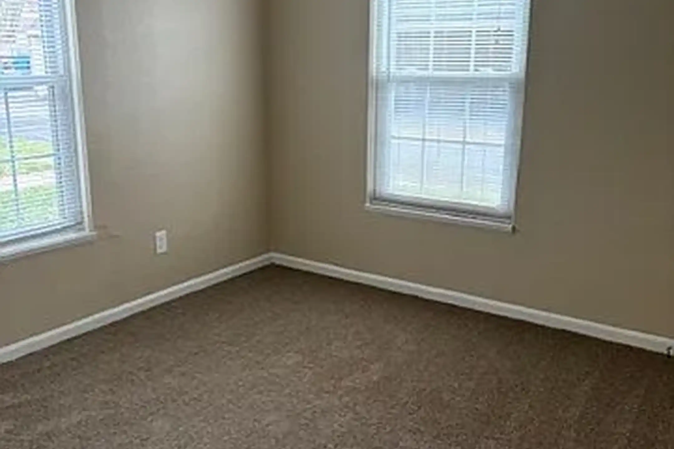 Sandpiper Apartments - Toledo, OH 43614 | ApartmentGuide.com