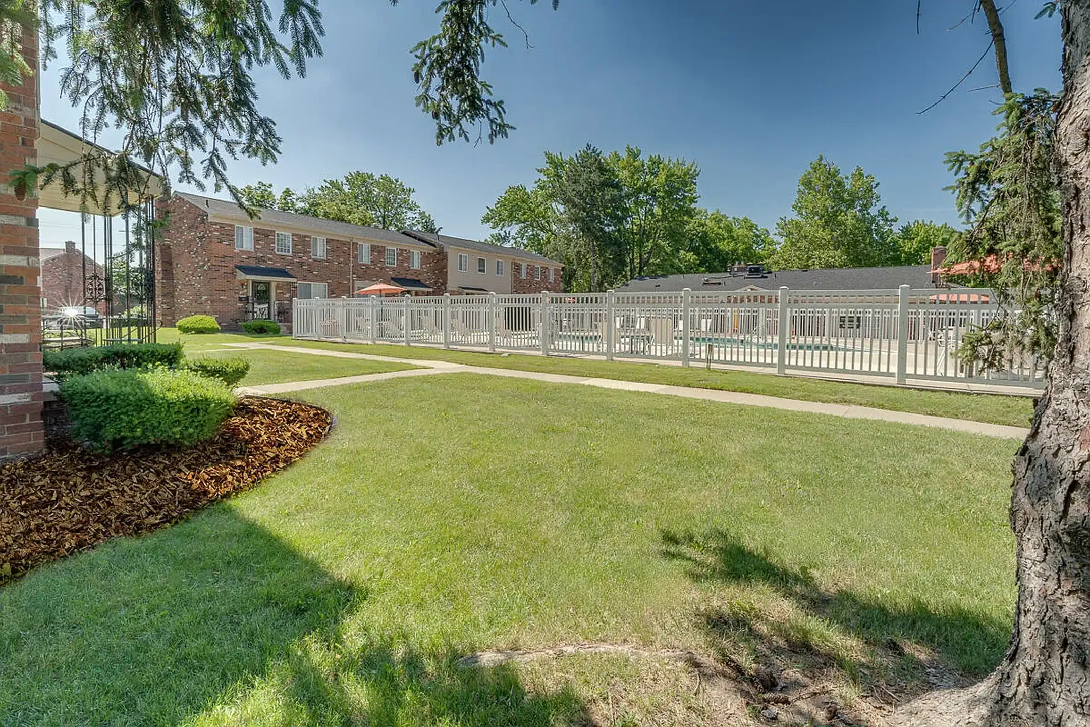 Springwells Park - Dearborn, MI 48120 | ApartmentGuide.com