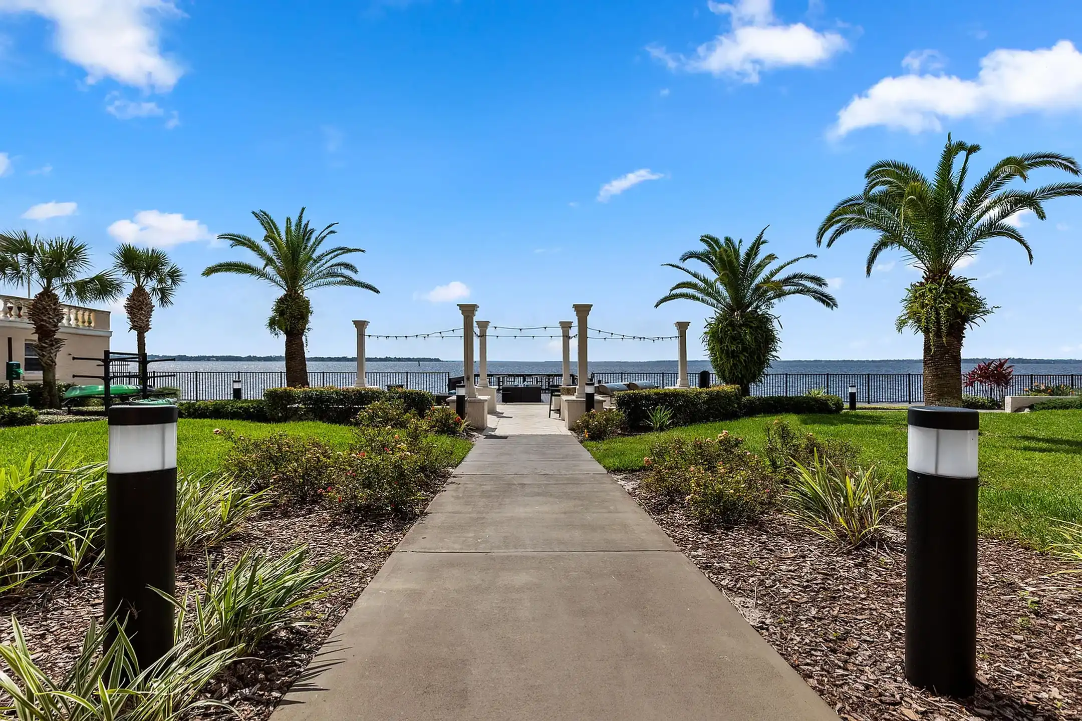 Bell Riverside - Jacksonville, FL 32204 | ApartmentGuide.com