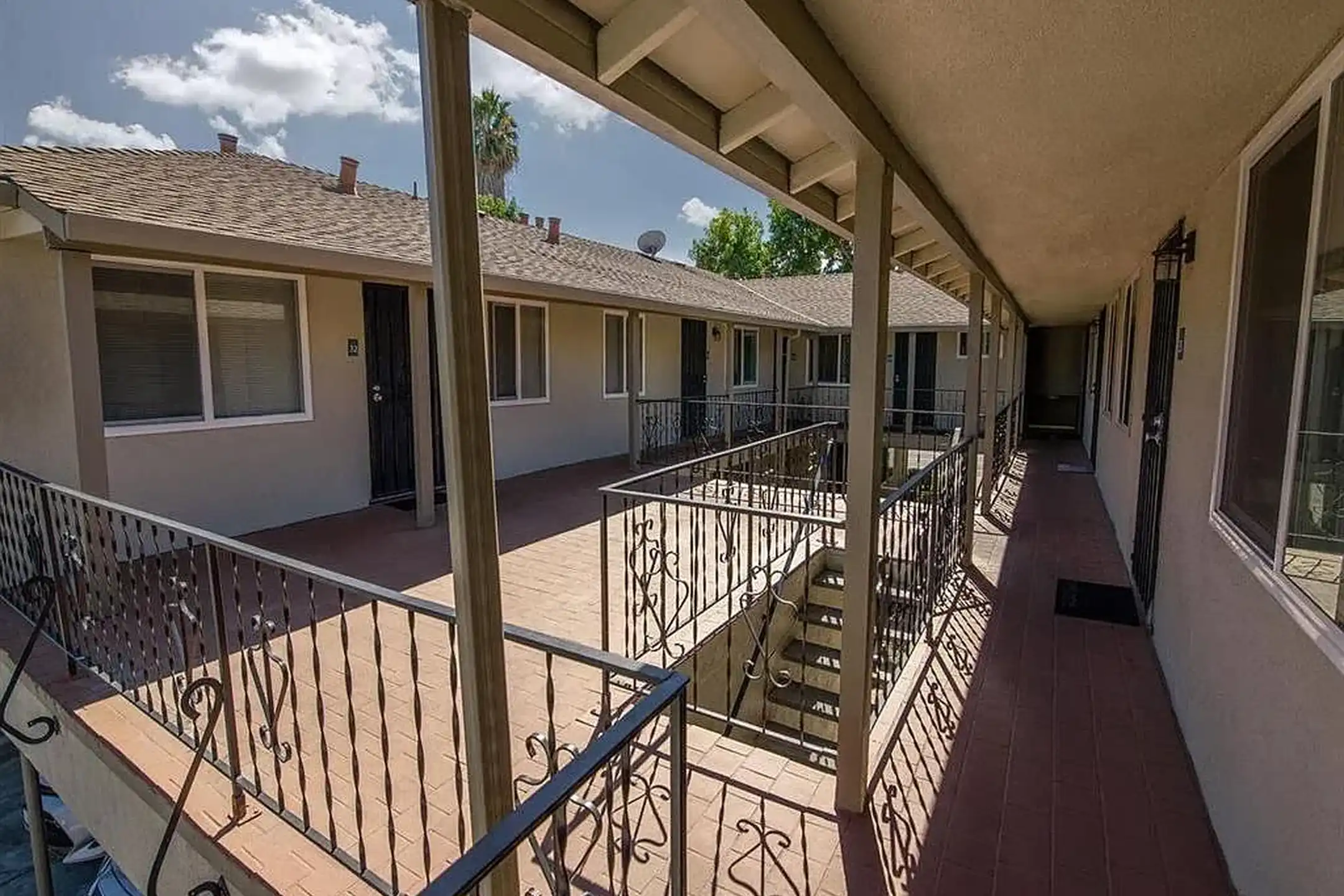 Hamilton Manor Apartments - San Jose, CA 95130 | ApartmentGuide.com