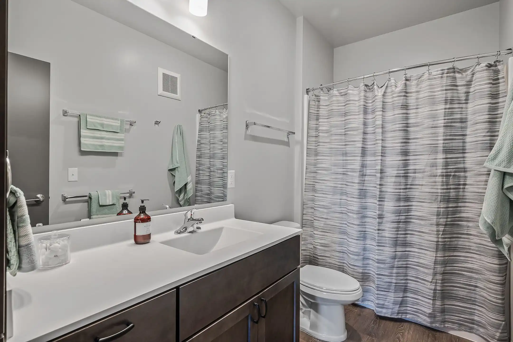 1307 4th St SE unit 608 - Minneapolis, MN 55414 | ApartmentGuide.com