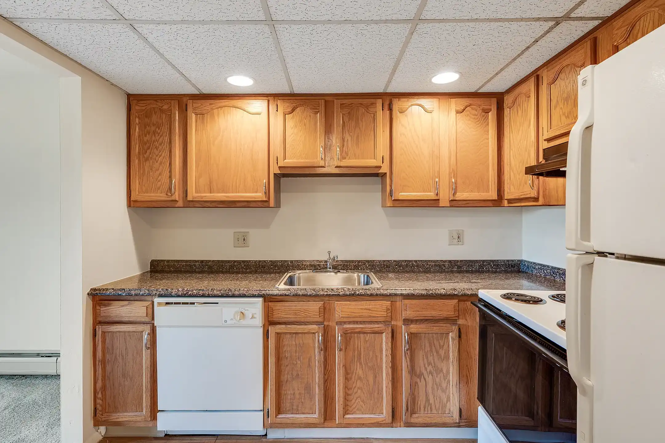 Vantage Pointe West Apartment Homes - Cincinnati, OH 45238 | ApartmentGuide.com