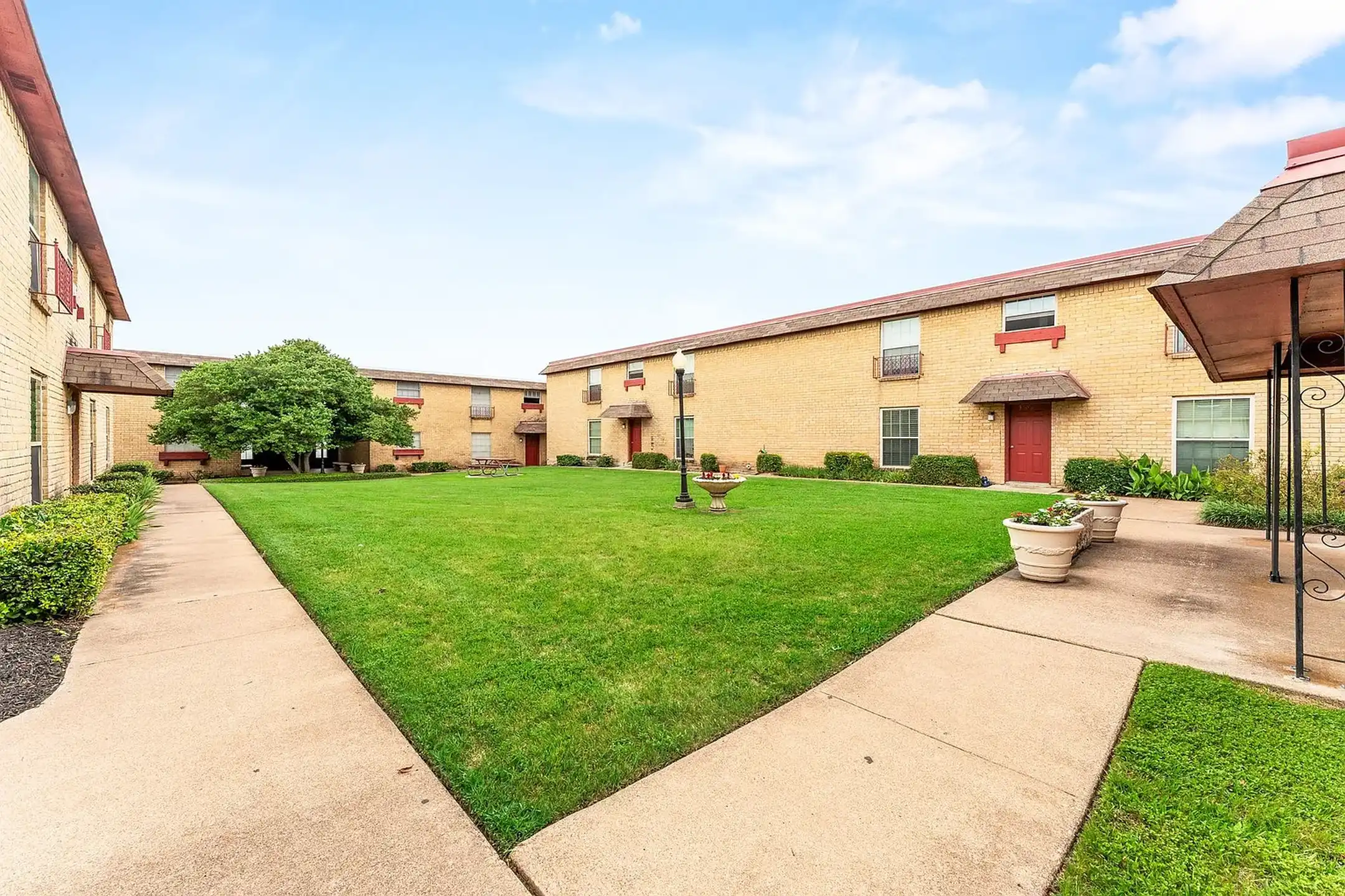 Car Mel Apartments - Waco, TX 76710 | ApartmentGuide.com