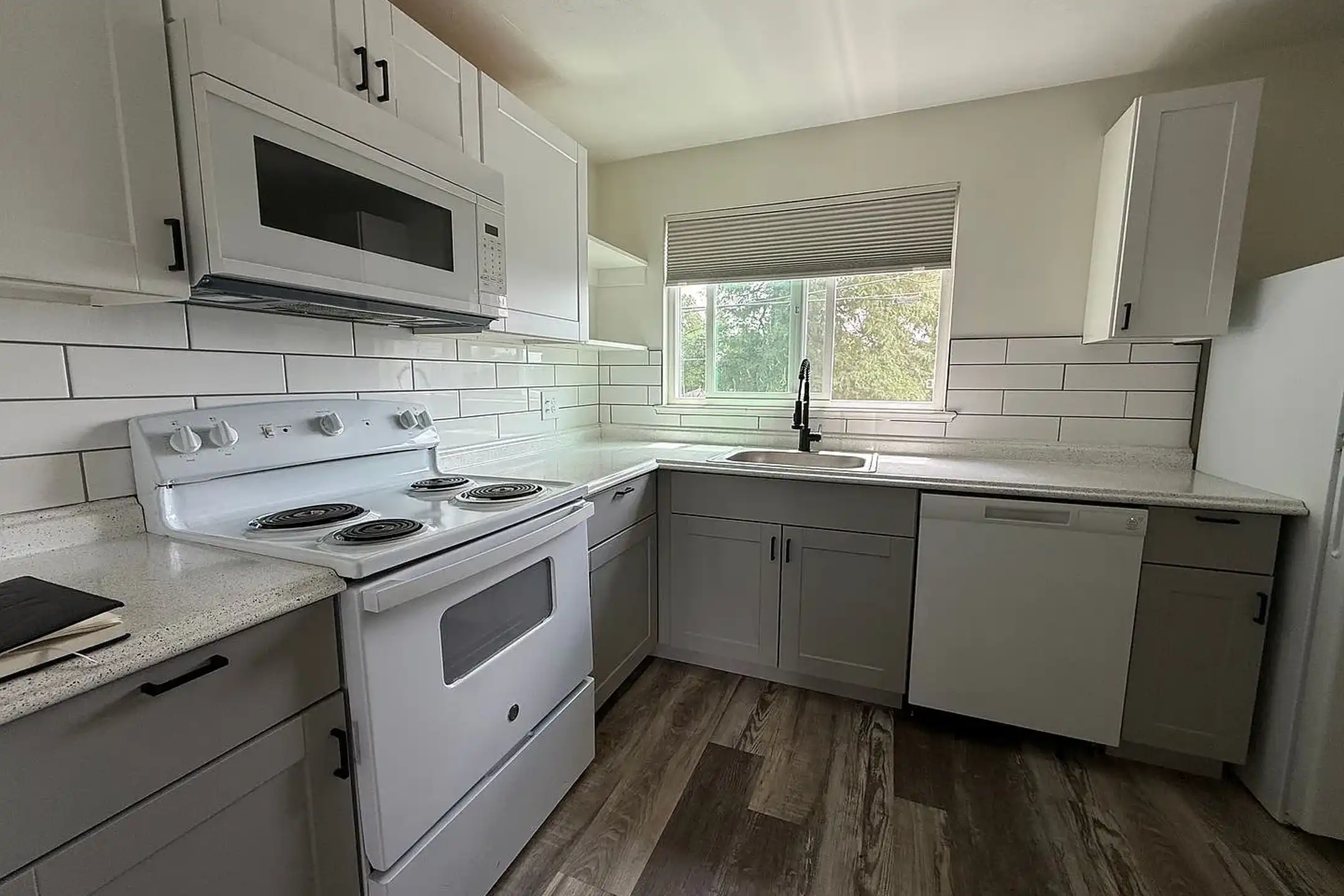 Reed St Apartments - Lakewood, CO 80214 | ApartmentGuide.com