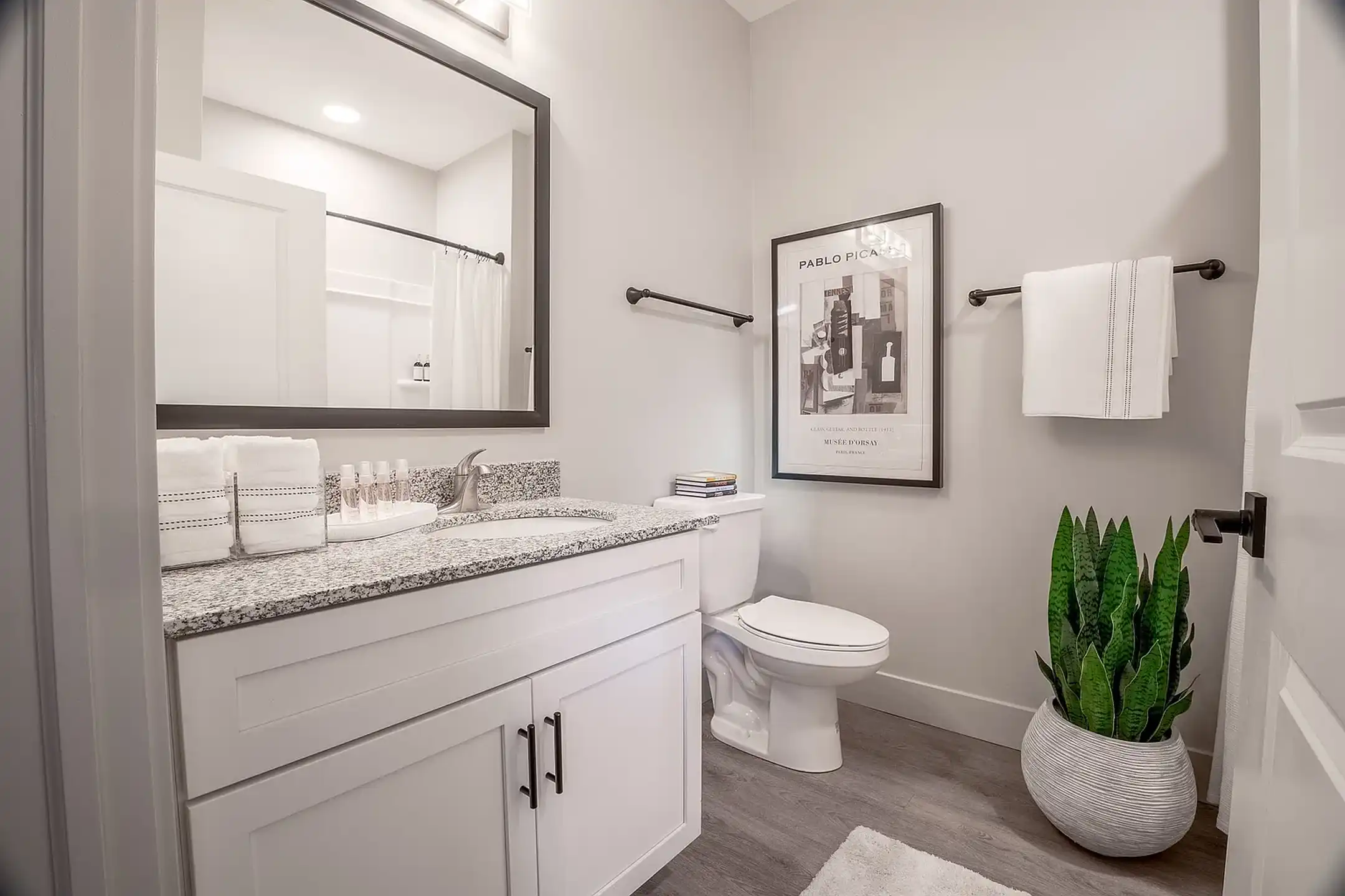 Colony Lofts - Toledo, OH 43606 | ApartmentGuide.com