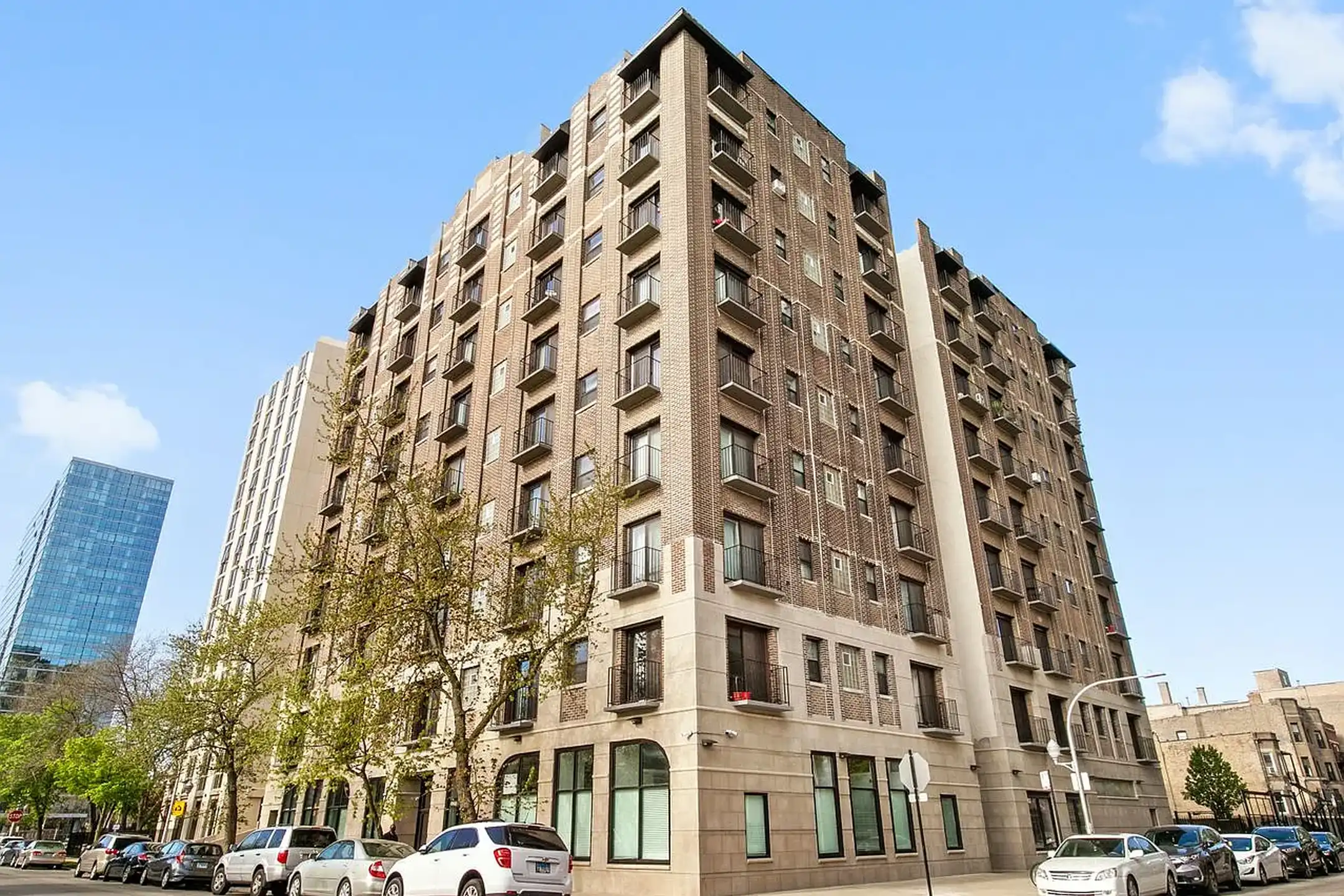The Legacy HB at Clarendon Park - Chicago, IL 60640 | ApartmentGuide.com