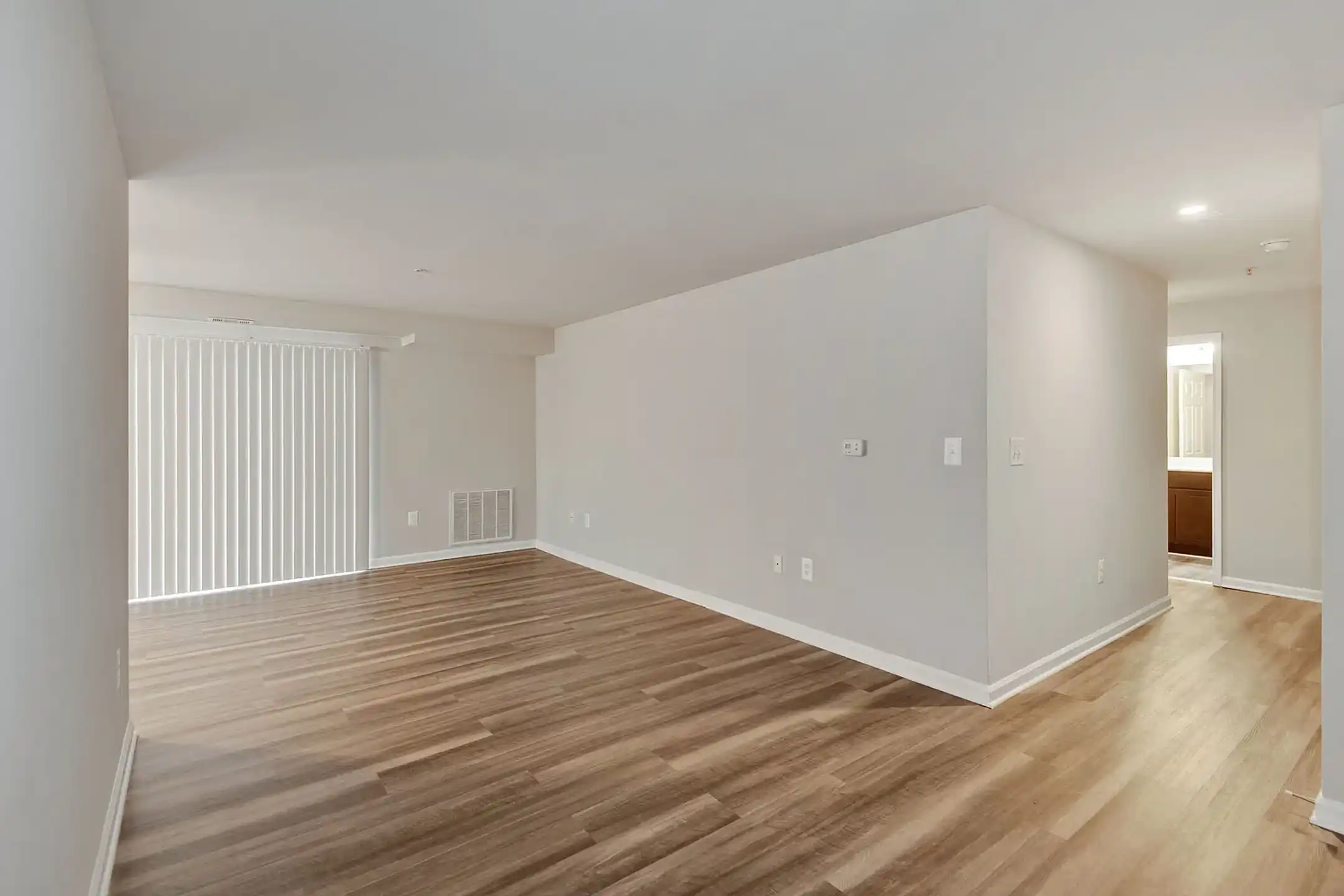 Queens Ridge Apartments - Windsor Mill, MD 21244 | ApartmentGuide.com