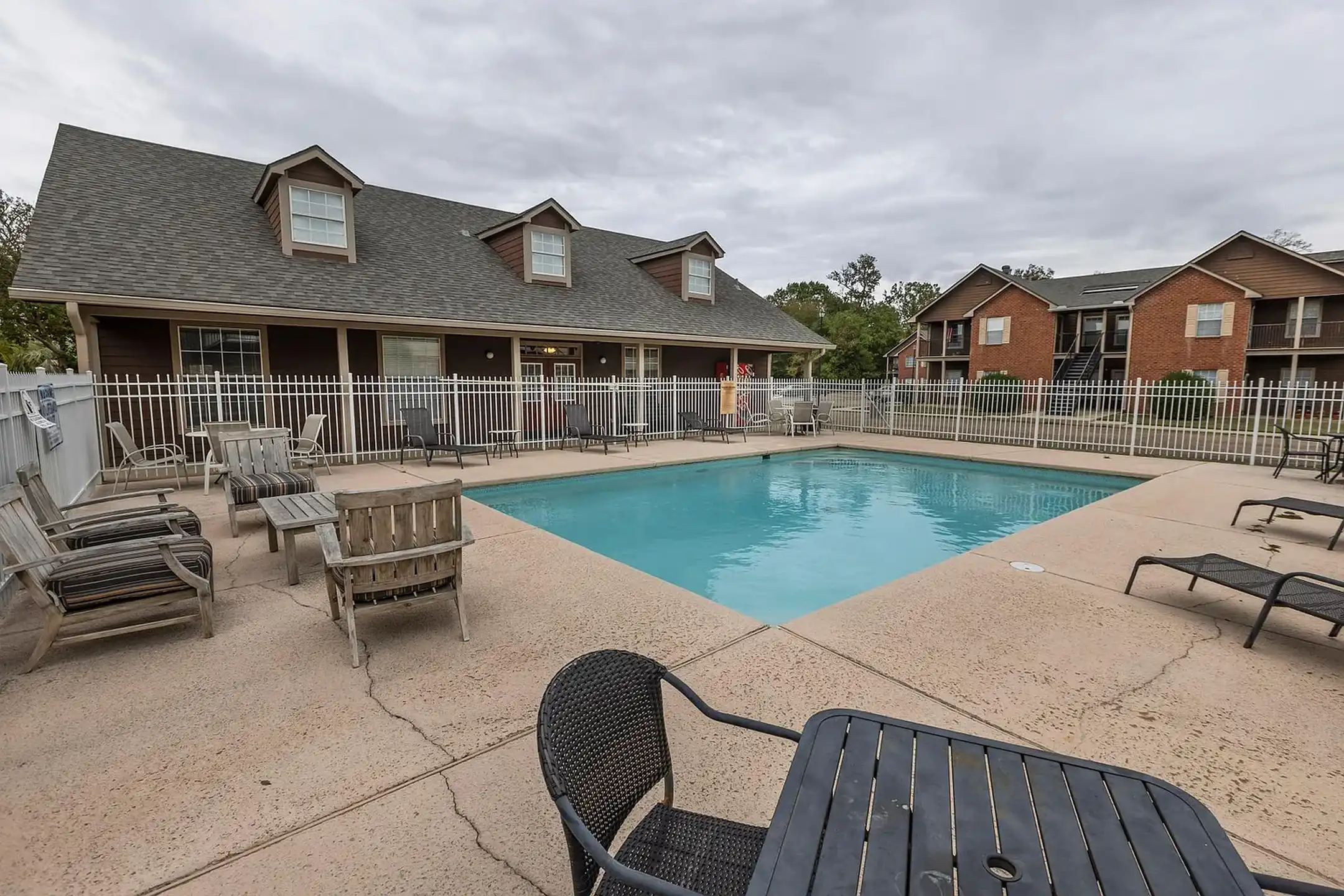 Bluebonnet Ridge - Baton Rouge, LA 70810 | ApartmentGuide.com