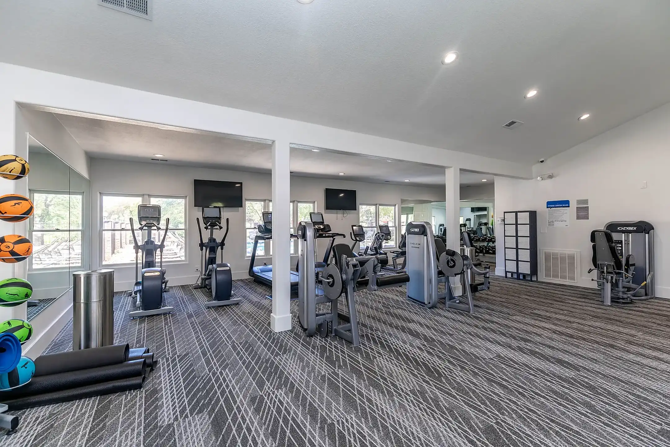 Wellington Apartments - West Des Moines, IA 50265 | ApartmentGuide.com