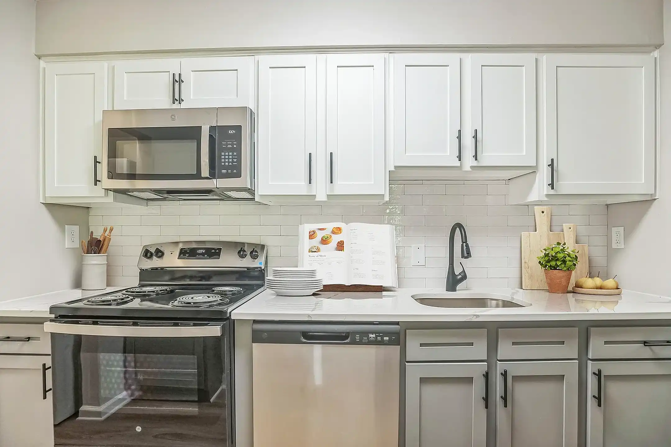 Ramblewood Village - Mount Laurel, NJ 08054 | ApartmentGuide.com