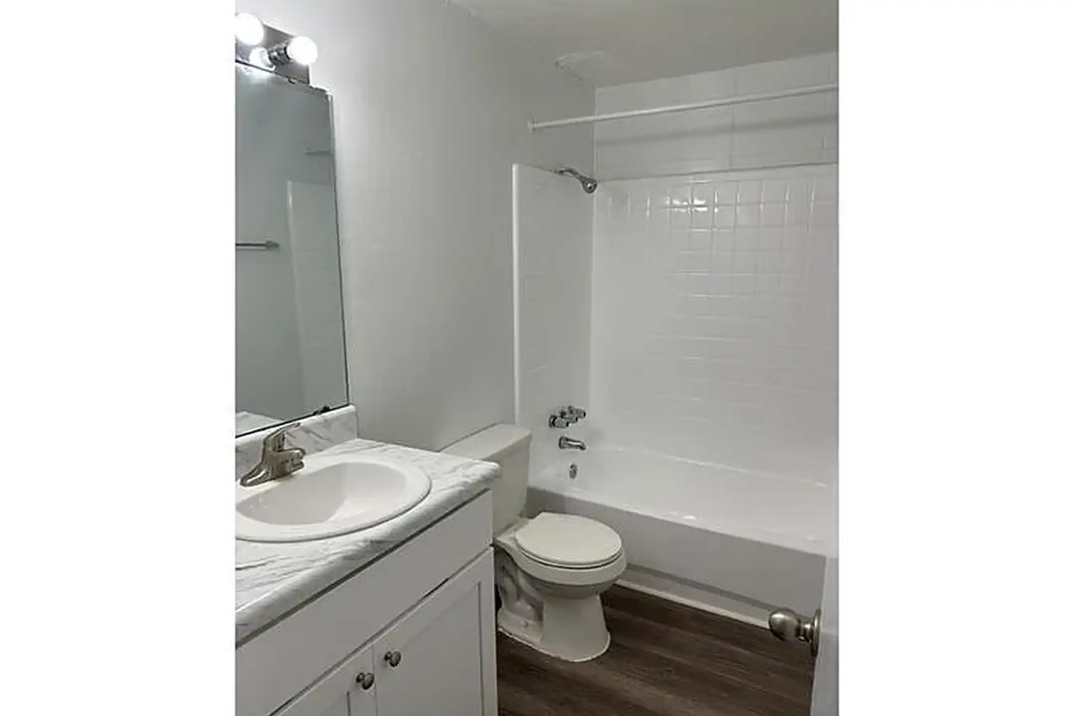 Caroline Village - Jacksonville, FL 32277 | ApartmentGuide.com